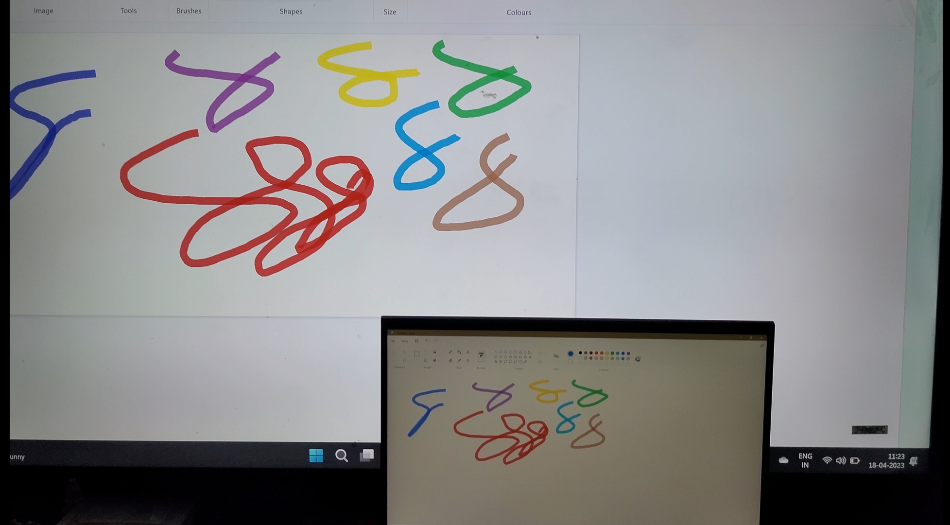 Yellow tint & Screen bleeding out of the box - HP Support Community ...
