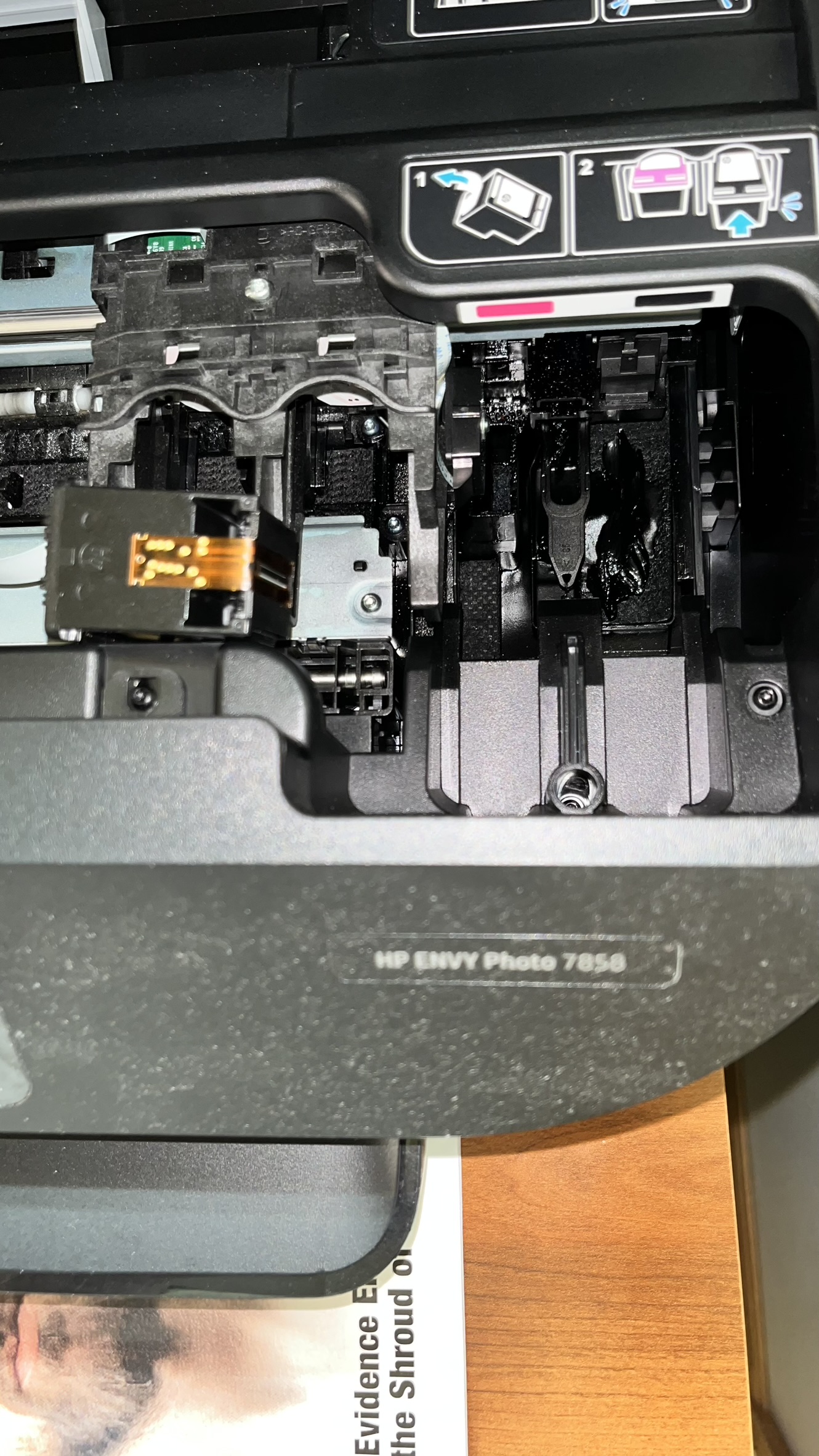 HP 64 Instant Ink came apart leaving black ink in bottom of ... - HP ...