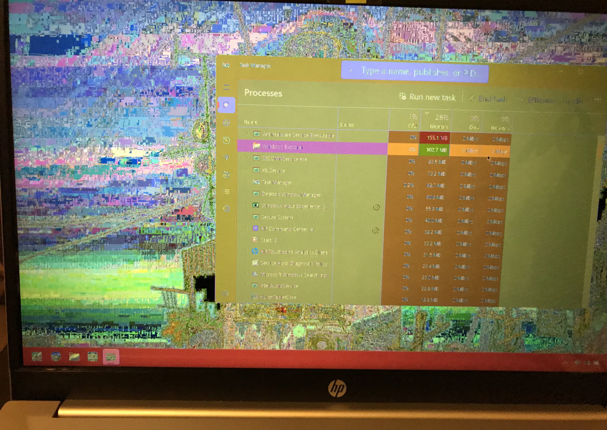 Help with a freezing and screen glitching 4 month old laptop - HP ...