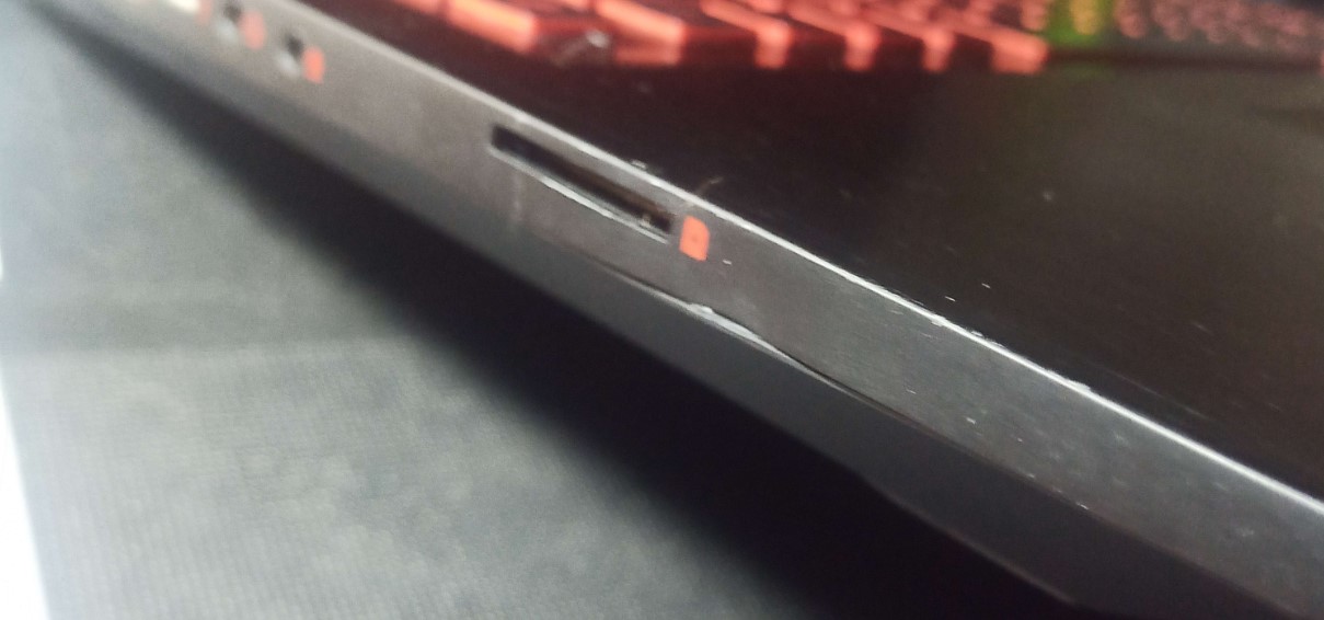 Feedback on laptop damages - HP Support Community - 8701380