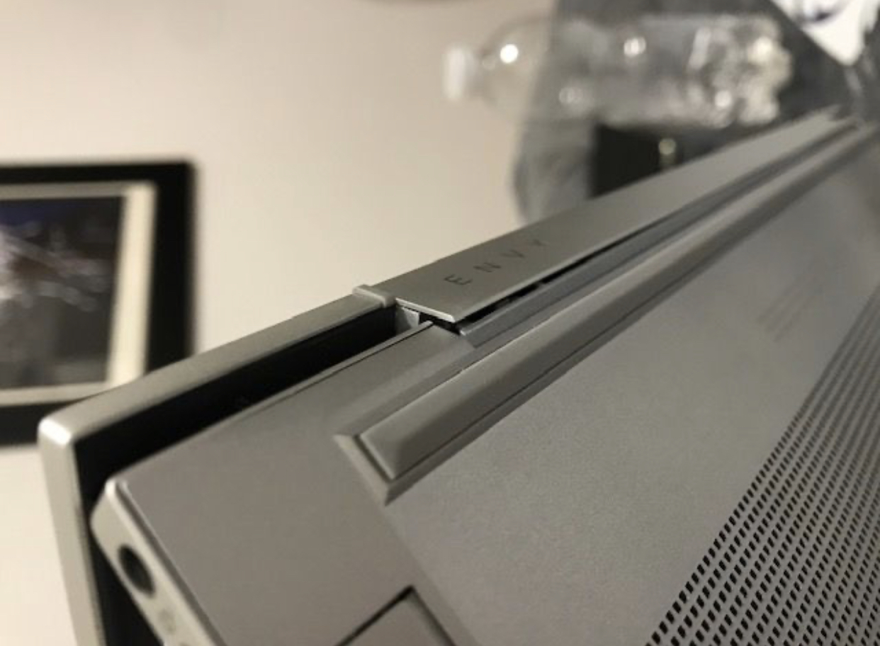 HP Envy 13 2020 hinge problem - HP Support Community - 8706547