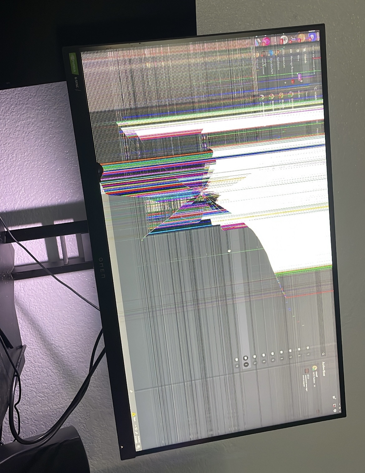Monitor is cracked, what should I do - HP Support Community - 8709180