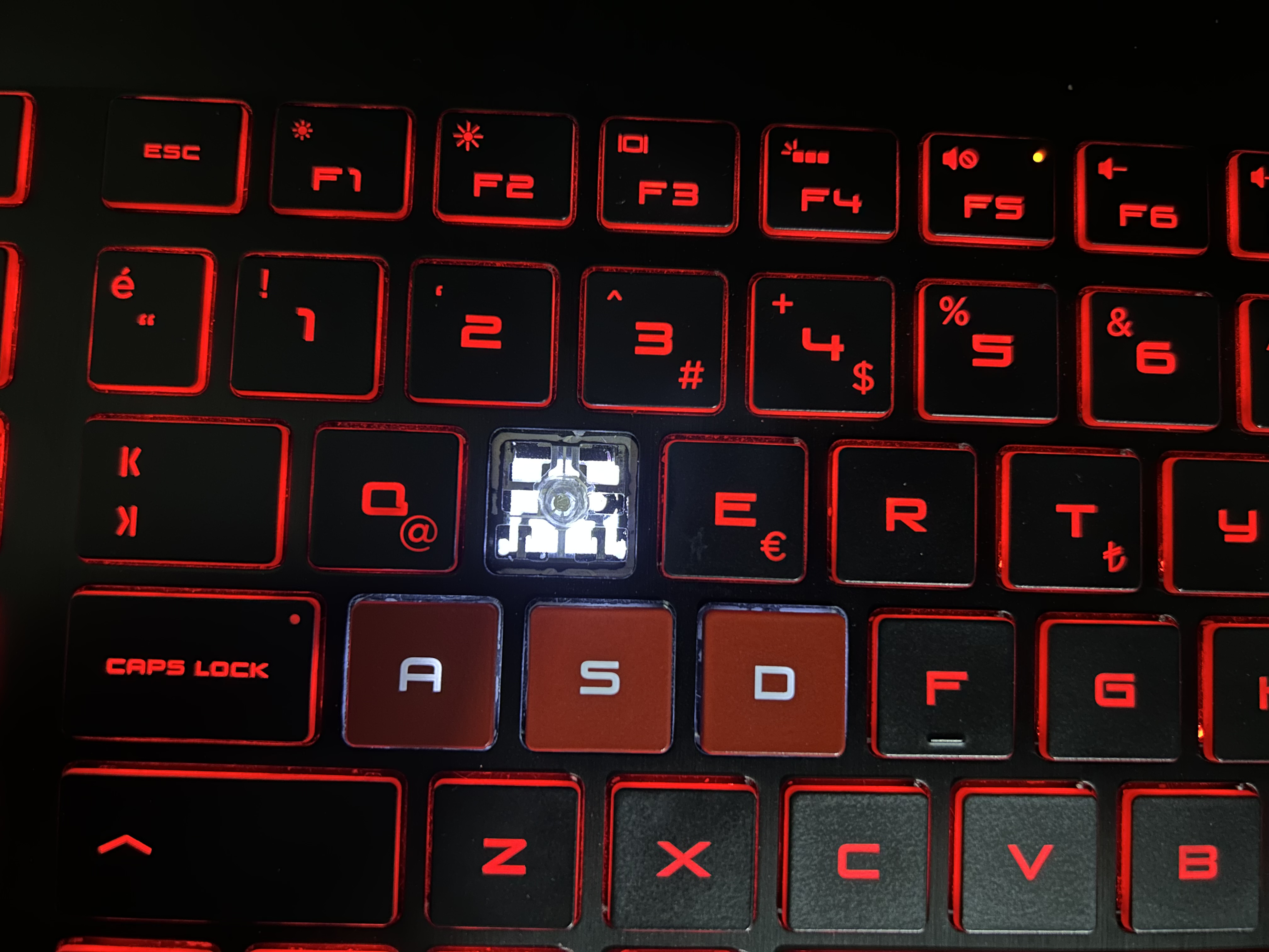 Broken Laptop Key - HP Support Community - 8709564