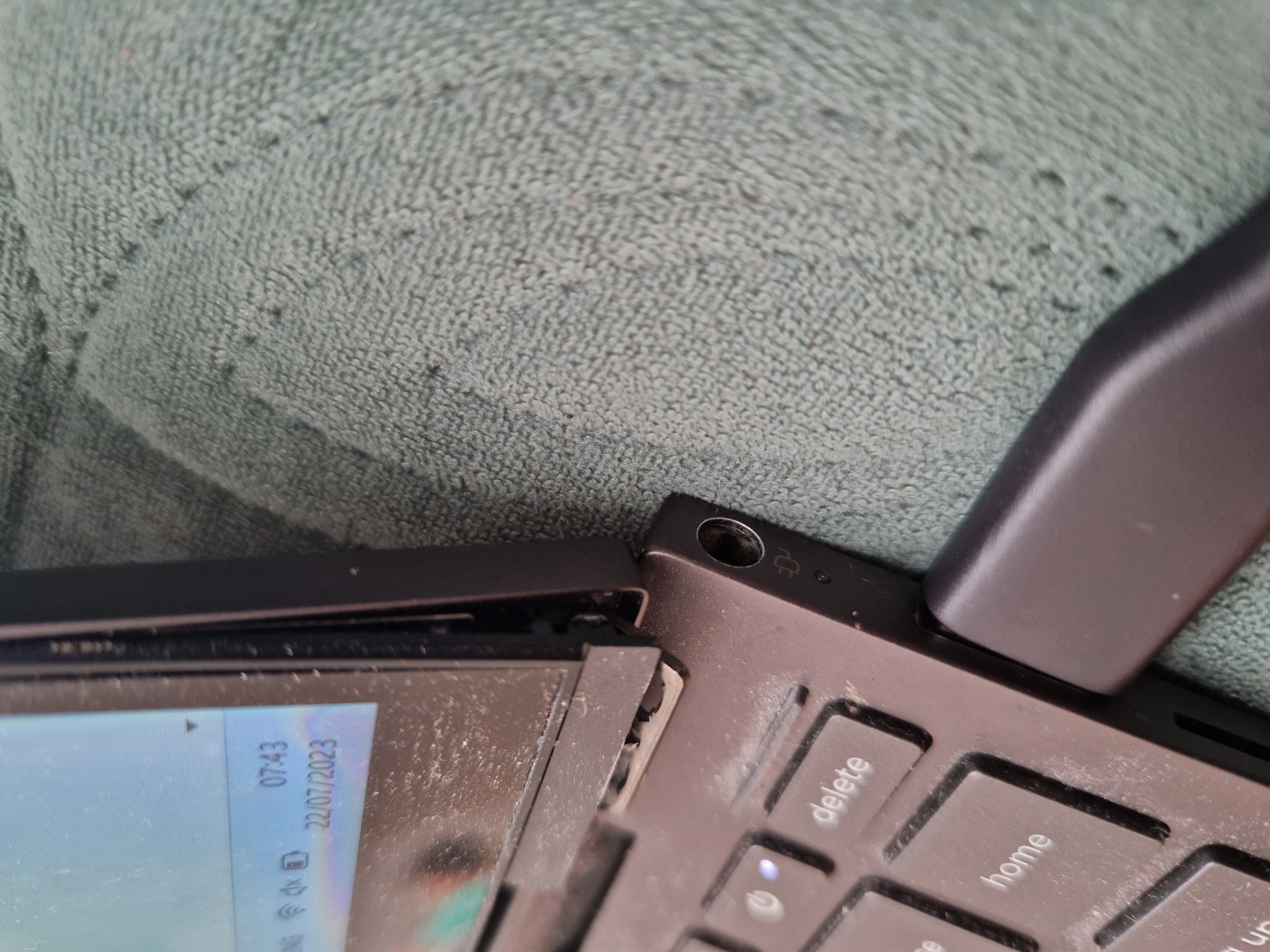 HP Envy X360 broken hinge - HP Support Community - 8816263