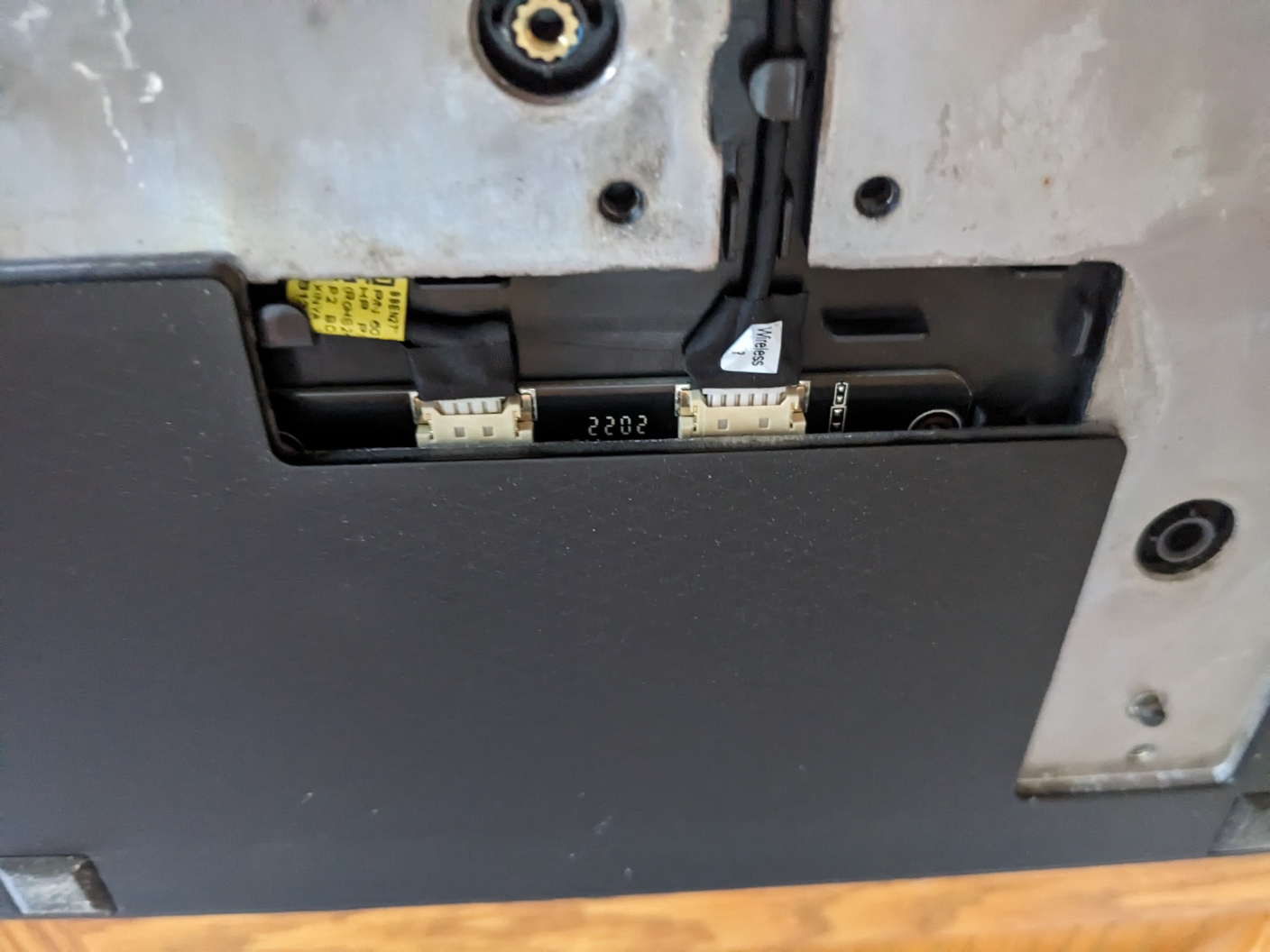 How to remove the stand from an HP Pavilion 24-k0xxx desktop... - HP ...