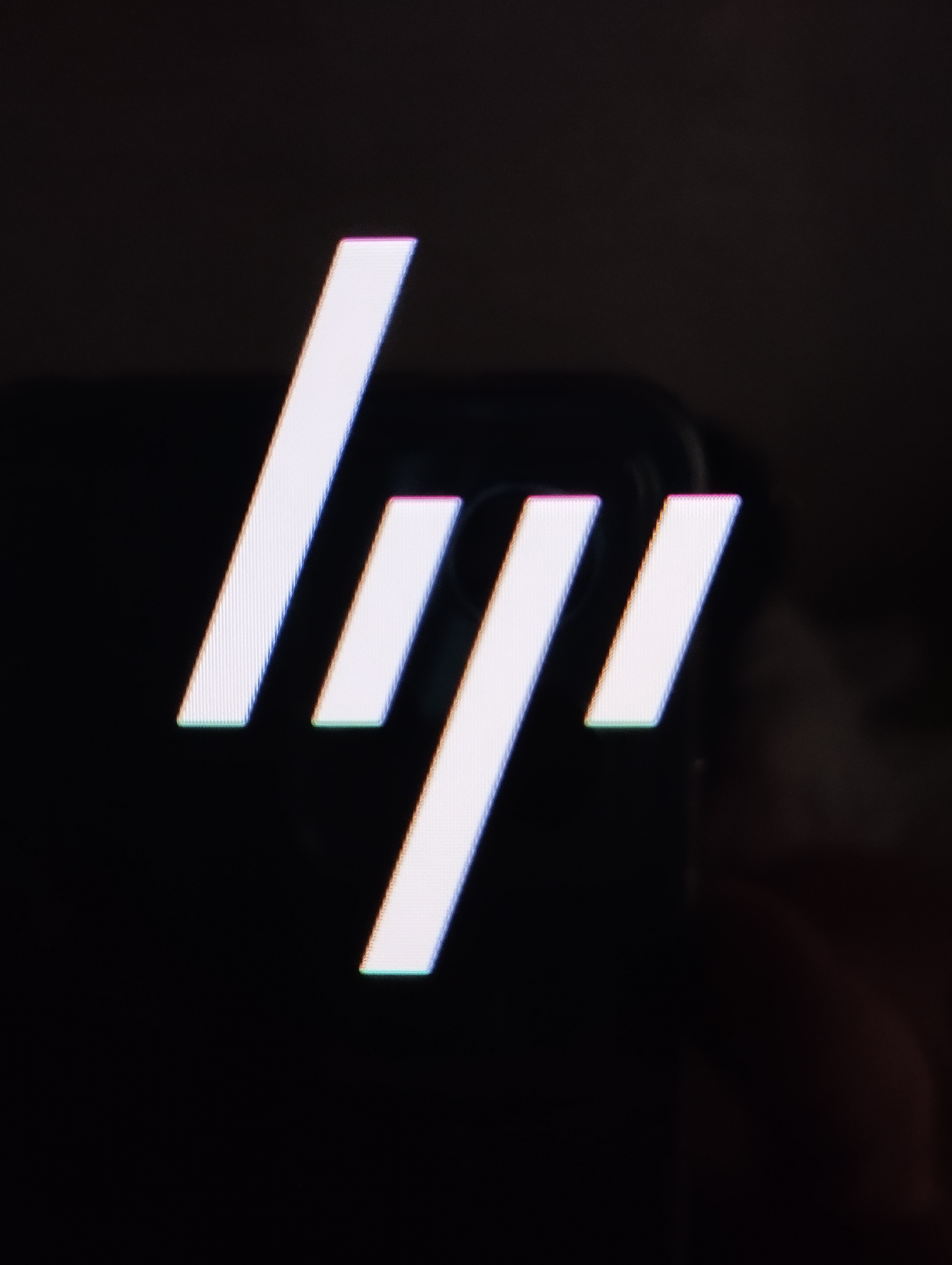 new laptop with green & pink chromatic aberration display ... - HP ...