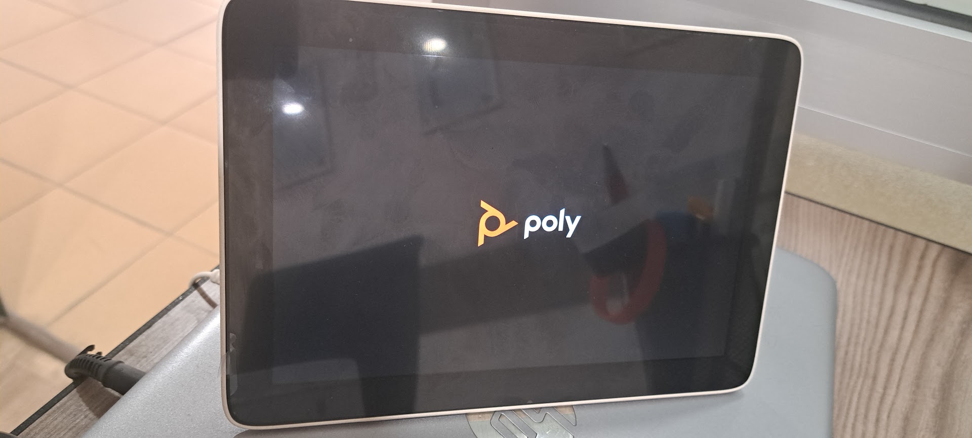 Poly tc8 stucked at poly logo while turning on - HP Support Community ...