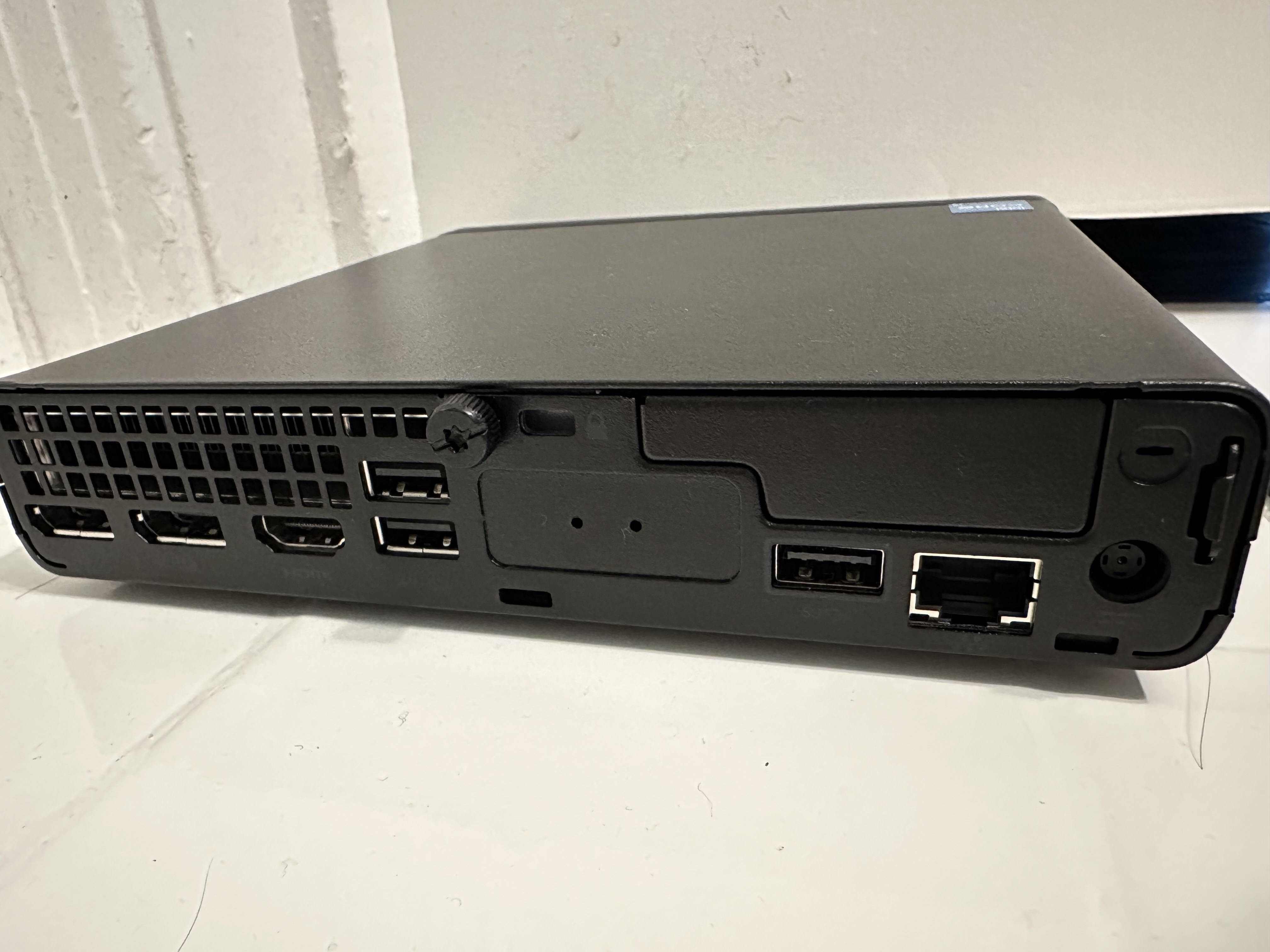 How to connect HP Pro Mini 400 G9 to monitor with only USB-C... - HP ...