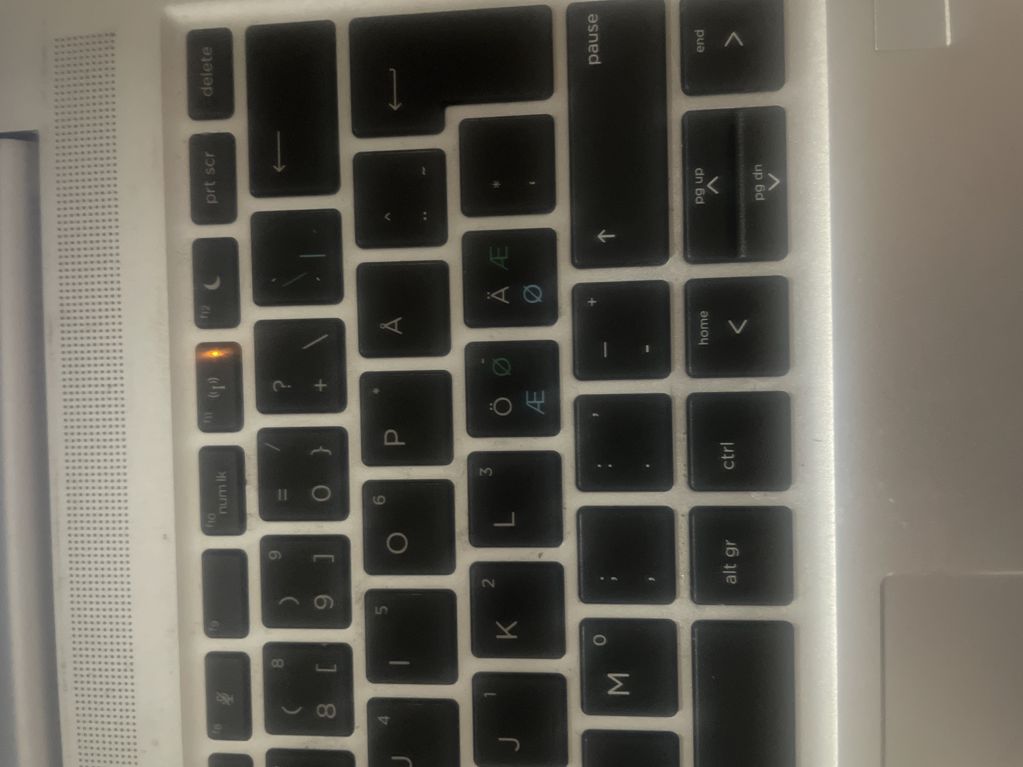 F11 button flashing orange and wifi does not work - HP Support ...