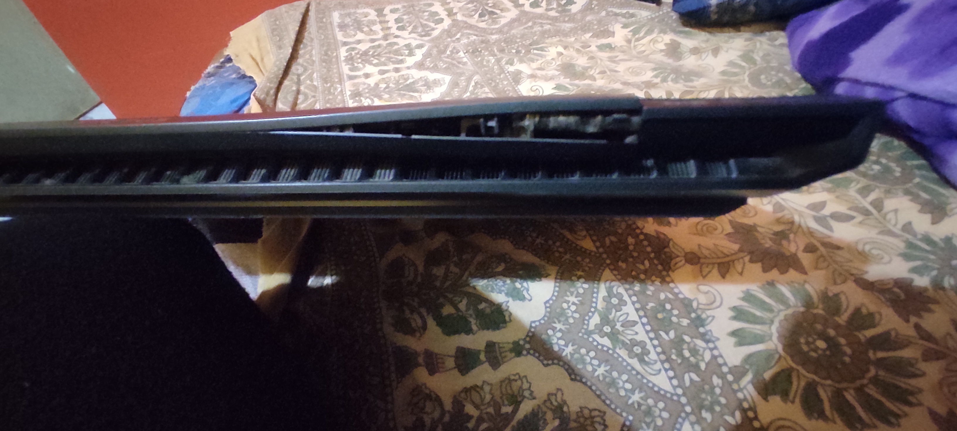 Hinge of ho victus broken - HP Support Community - 8929071