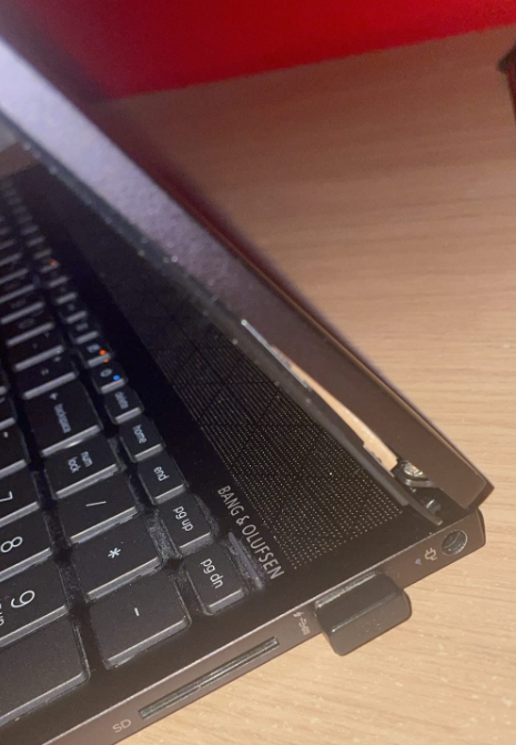 laptop screen buldged out and i need help - HP Support Community - 8941219