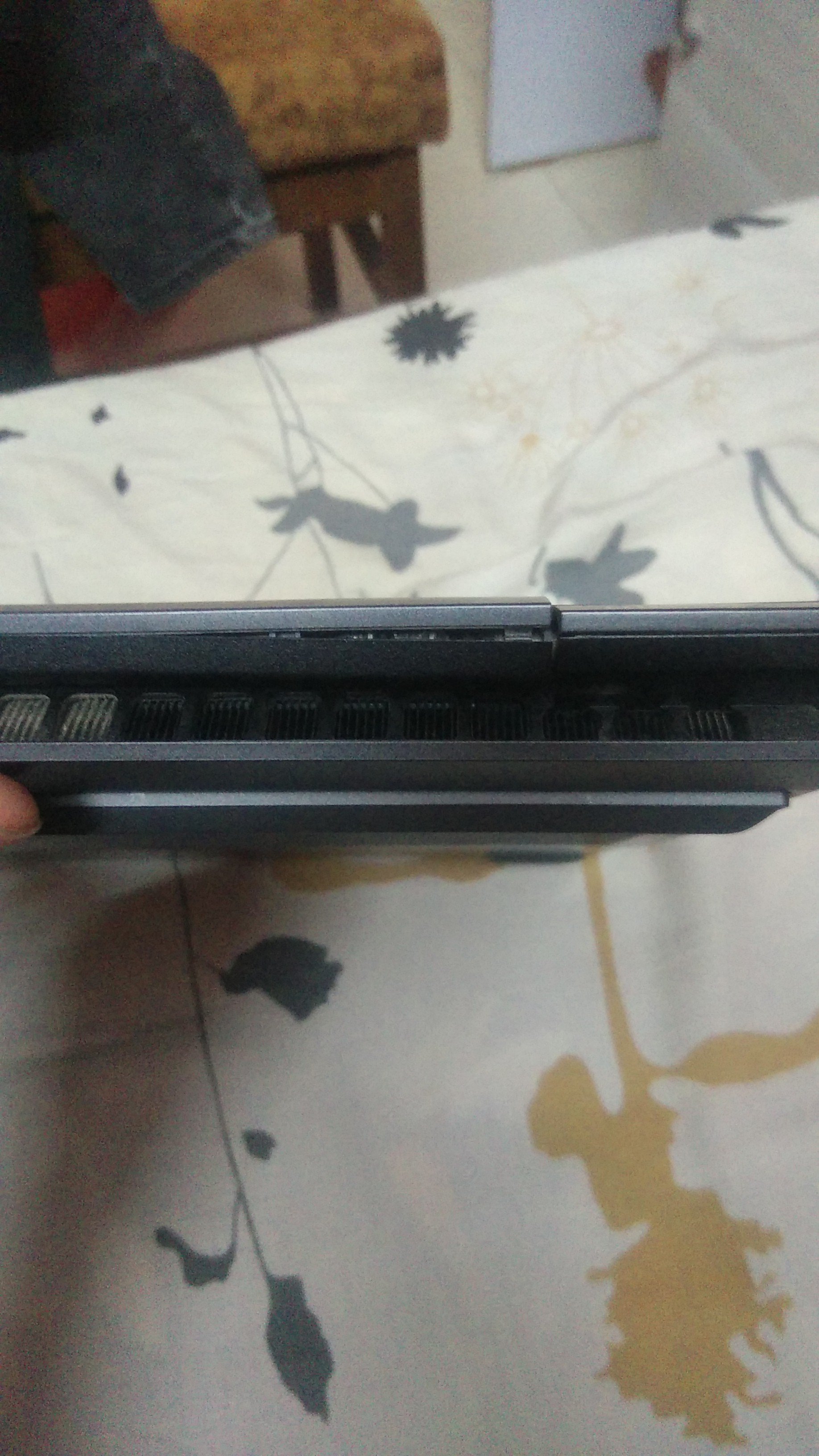 HP Victus Body over hinge got detached - HP Support Community - 8943531