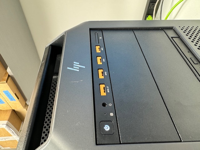 HP Z8 Front USB's physically blocked - HP Support Community - 8956019