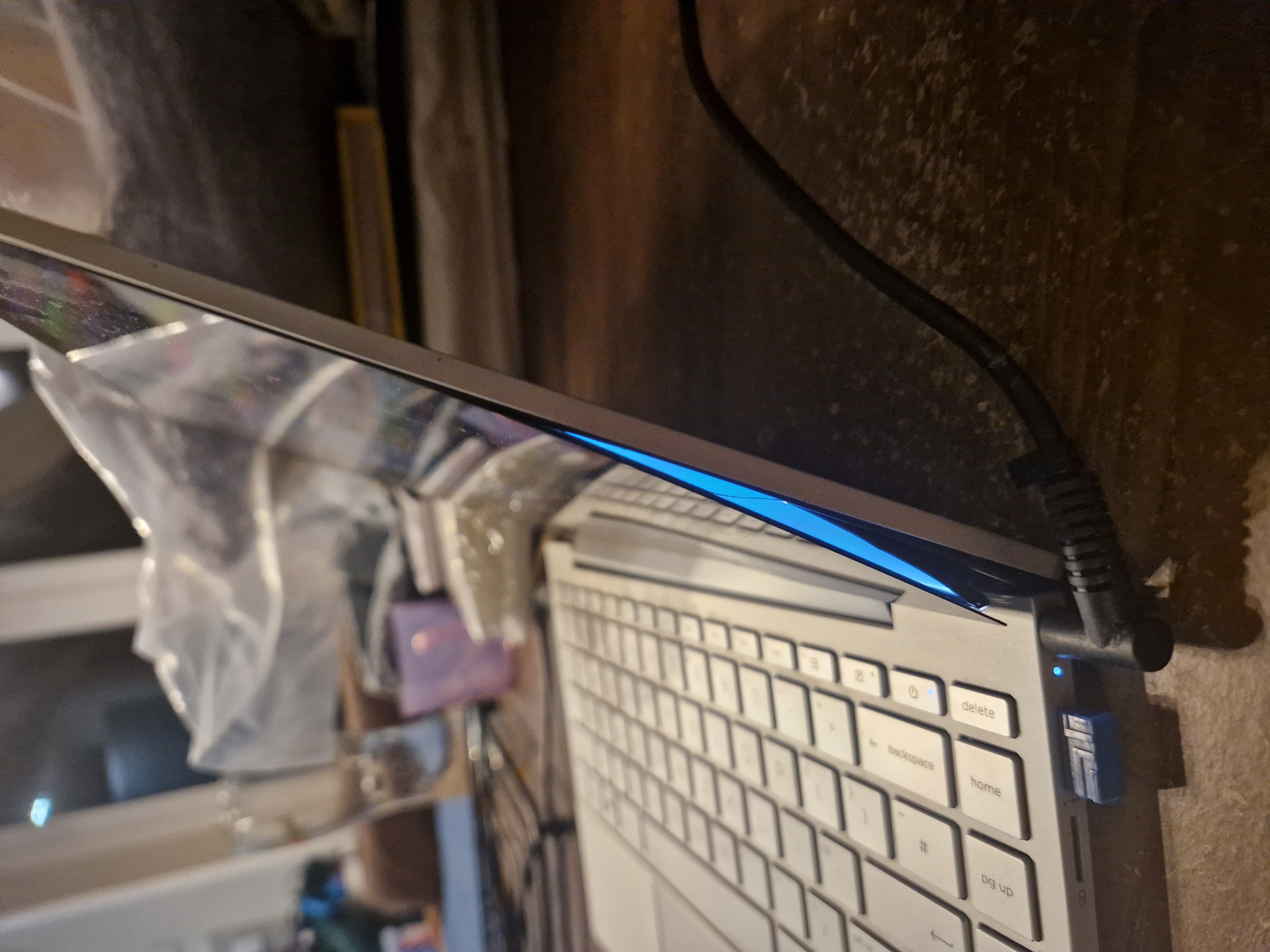 HP Envy Laptop - screen coming away from the lid - HP Support Community ...