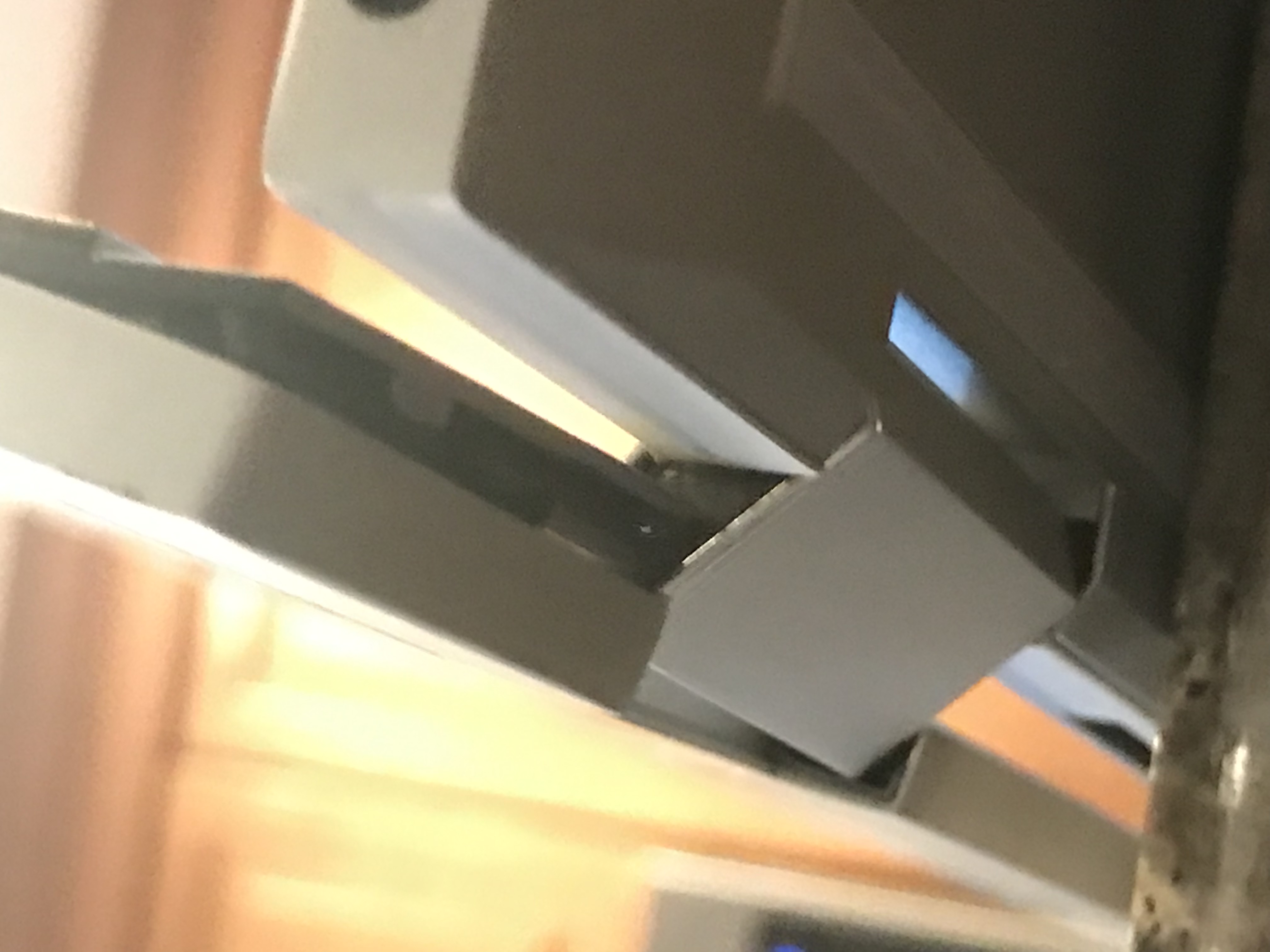 Screen popping out near hinge, with cracking noise - HP Support ...