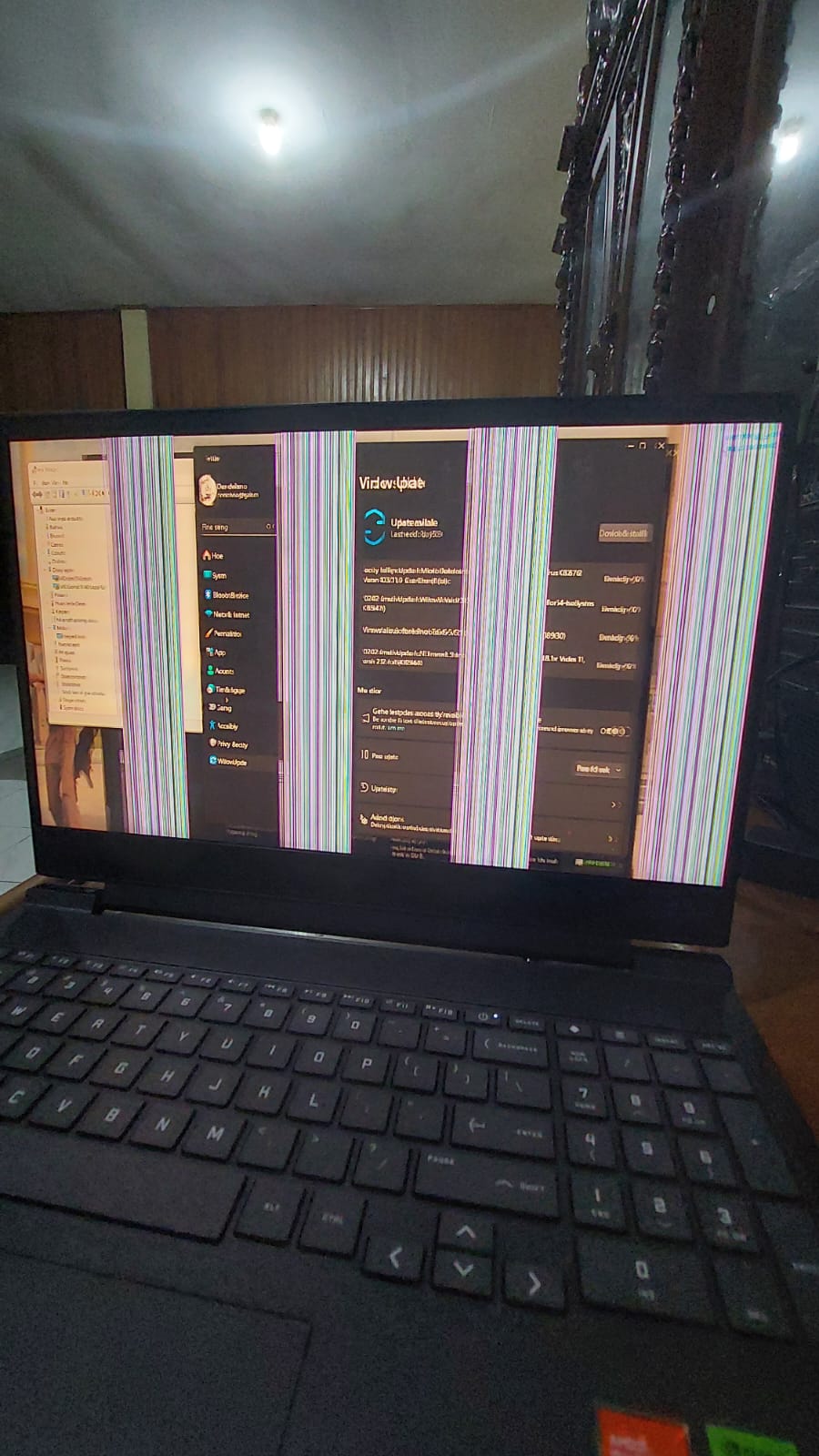 my laptop display flickering - HP Support Community - 8993501