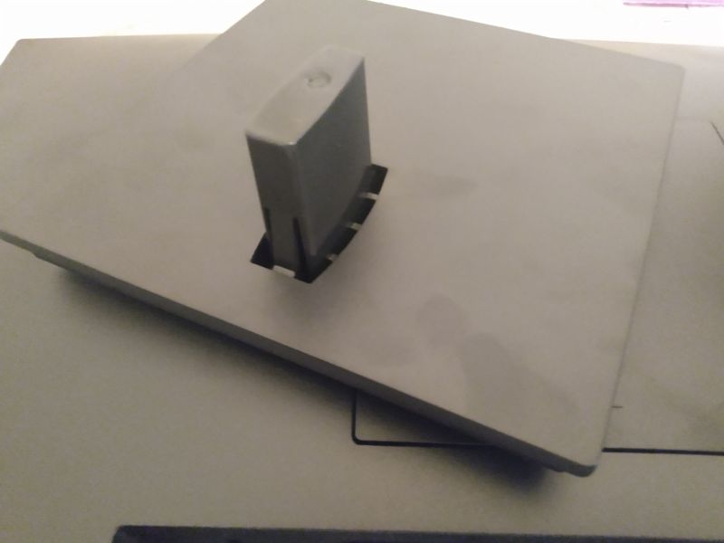 HP V22 new monitor mount - HP Support Community - 9018370