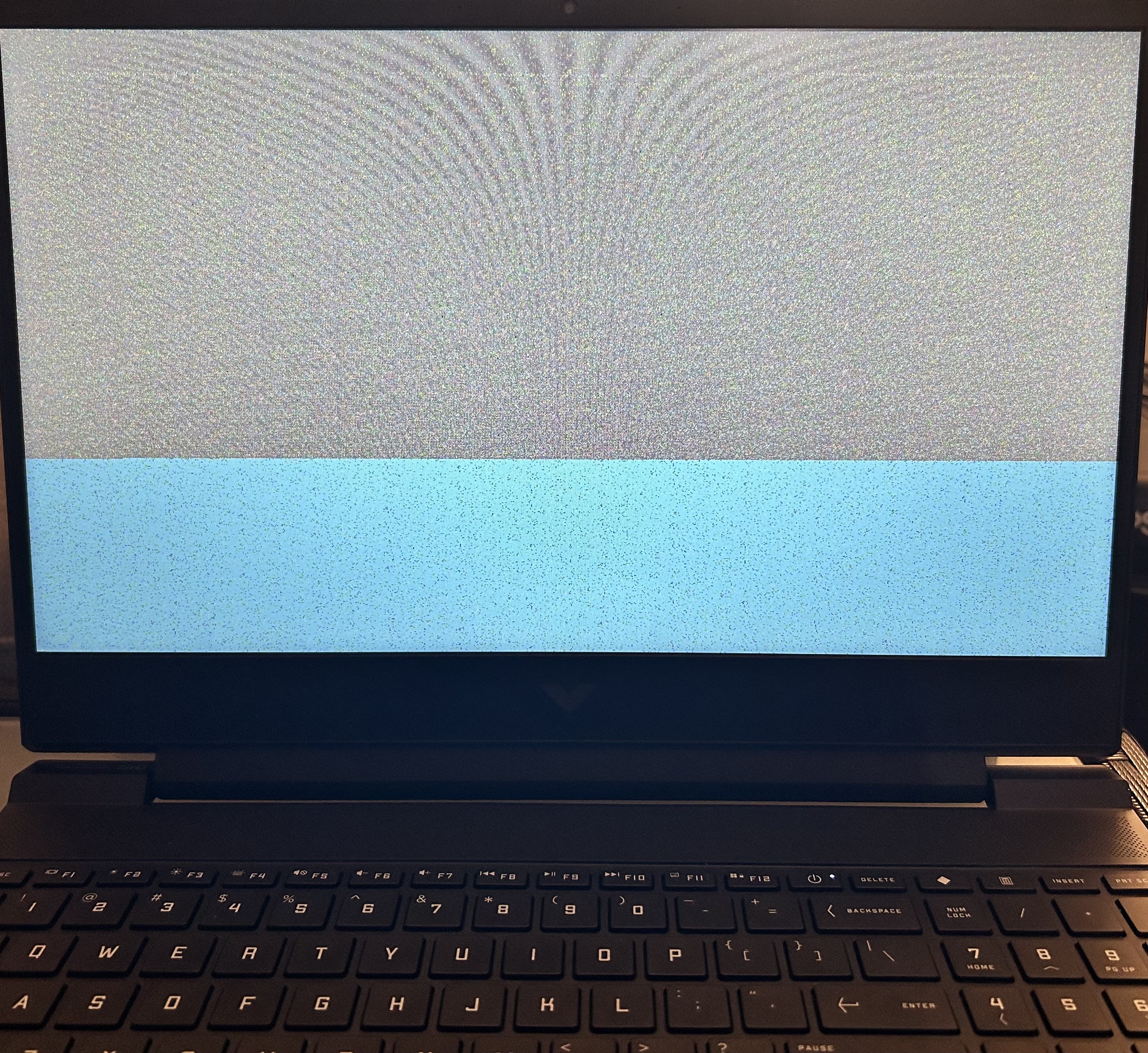 Victus Screen Glitch - HP Support Community - 9045123
