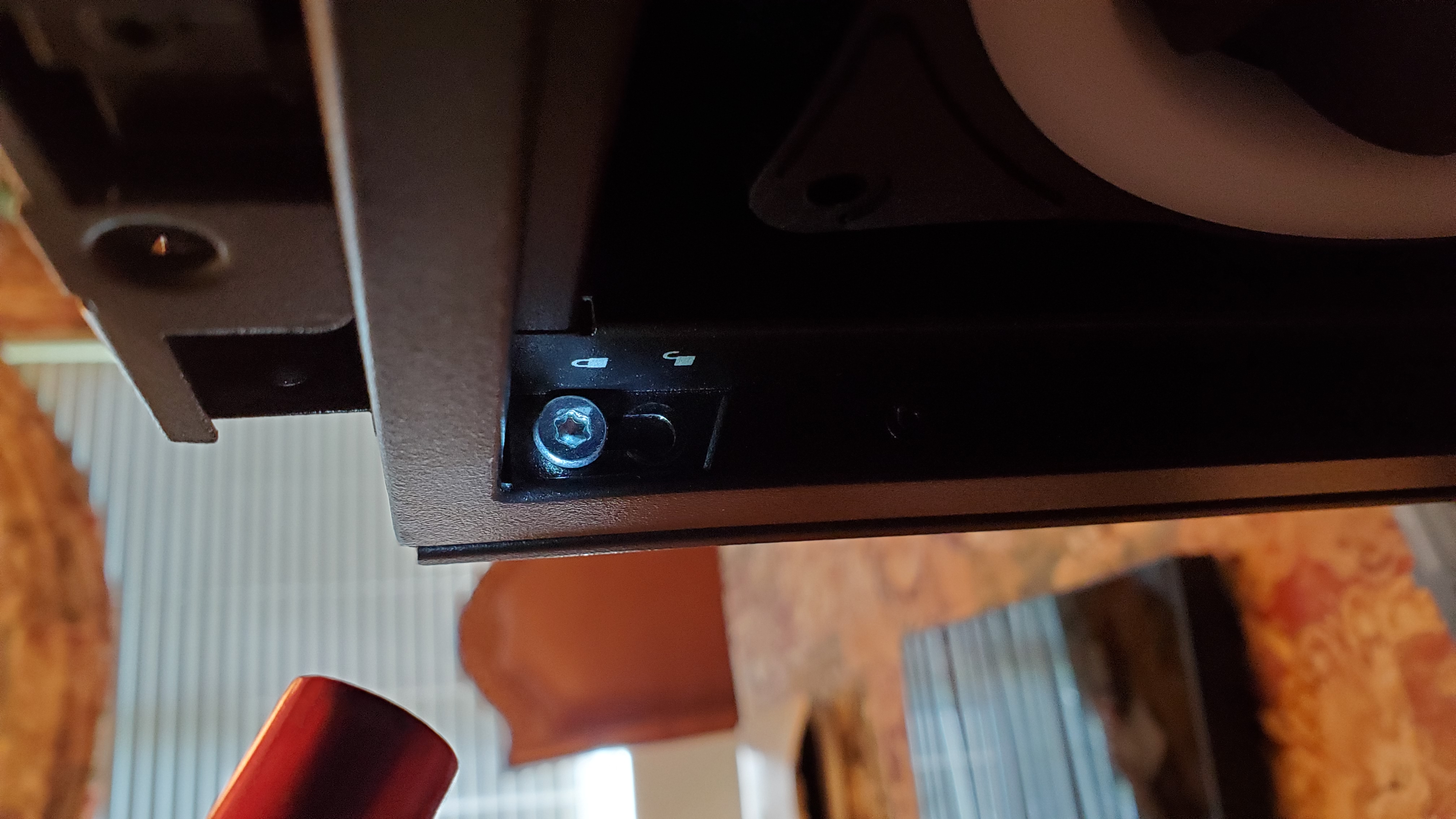 How to unlock the side panels on our OMEN 40L (and similar m... - HP ...