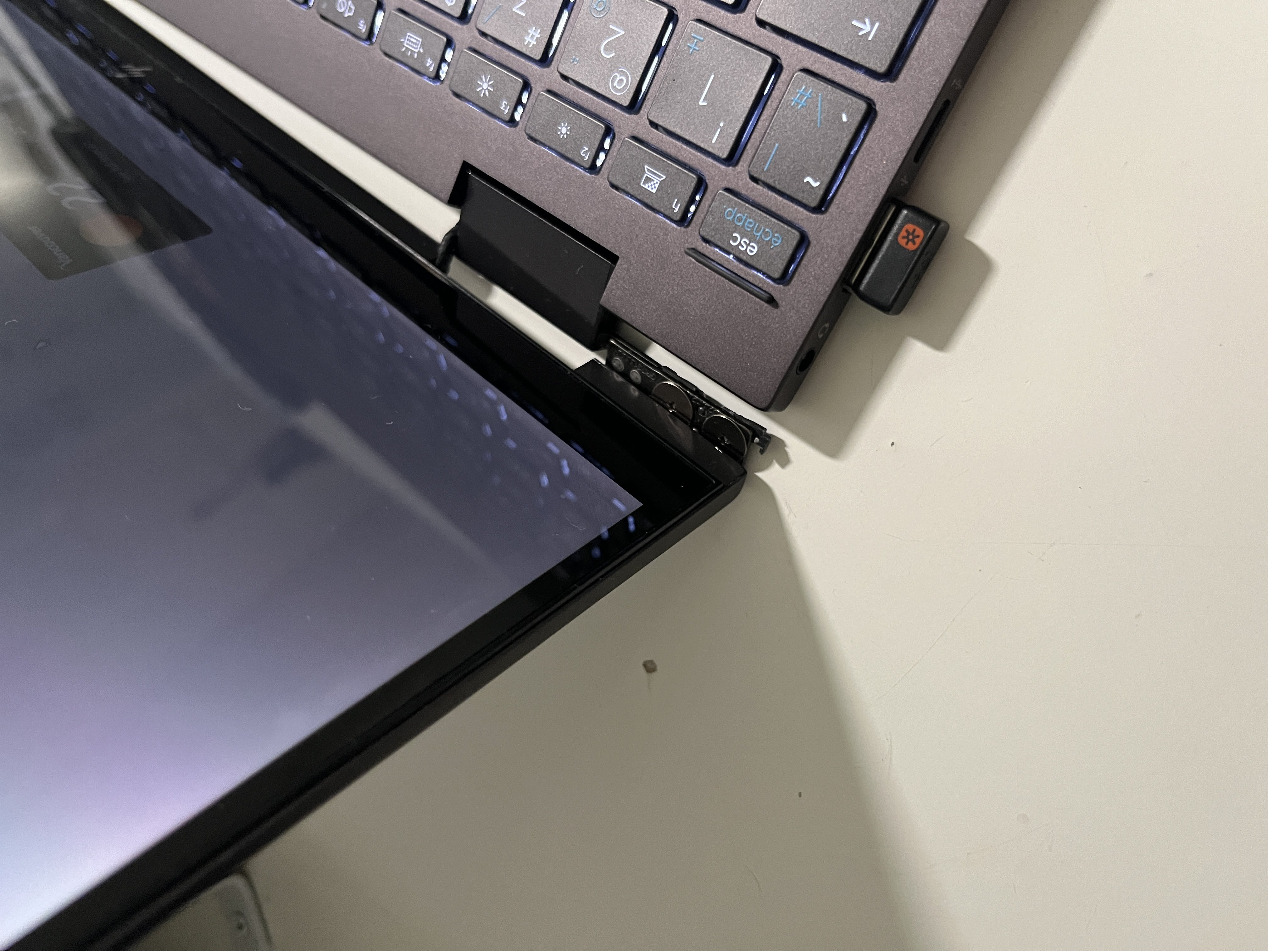 hp envy x360 left hinge broken - HP Support Community - 9101660
