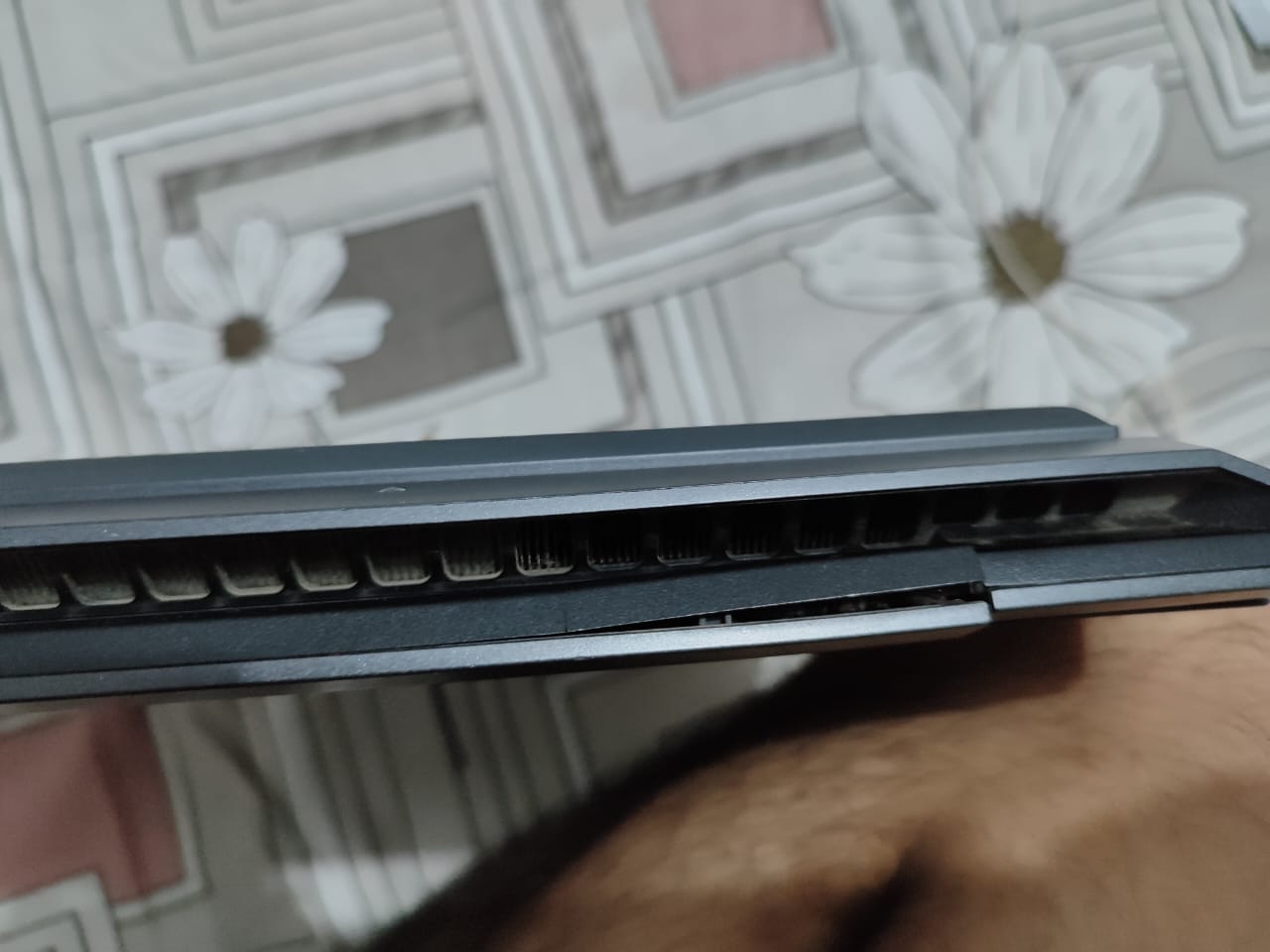 My hp victus laptops hinge start to come apart - HP Support Community ...