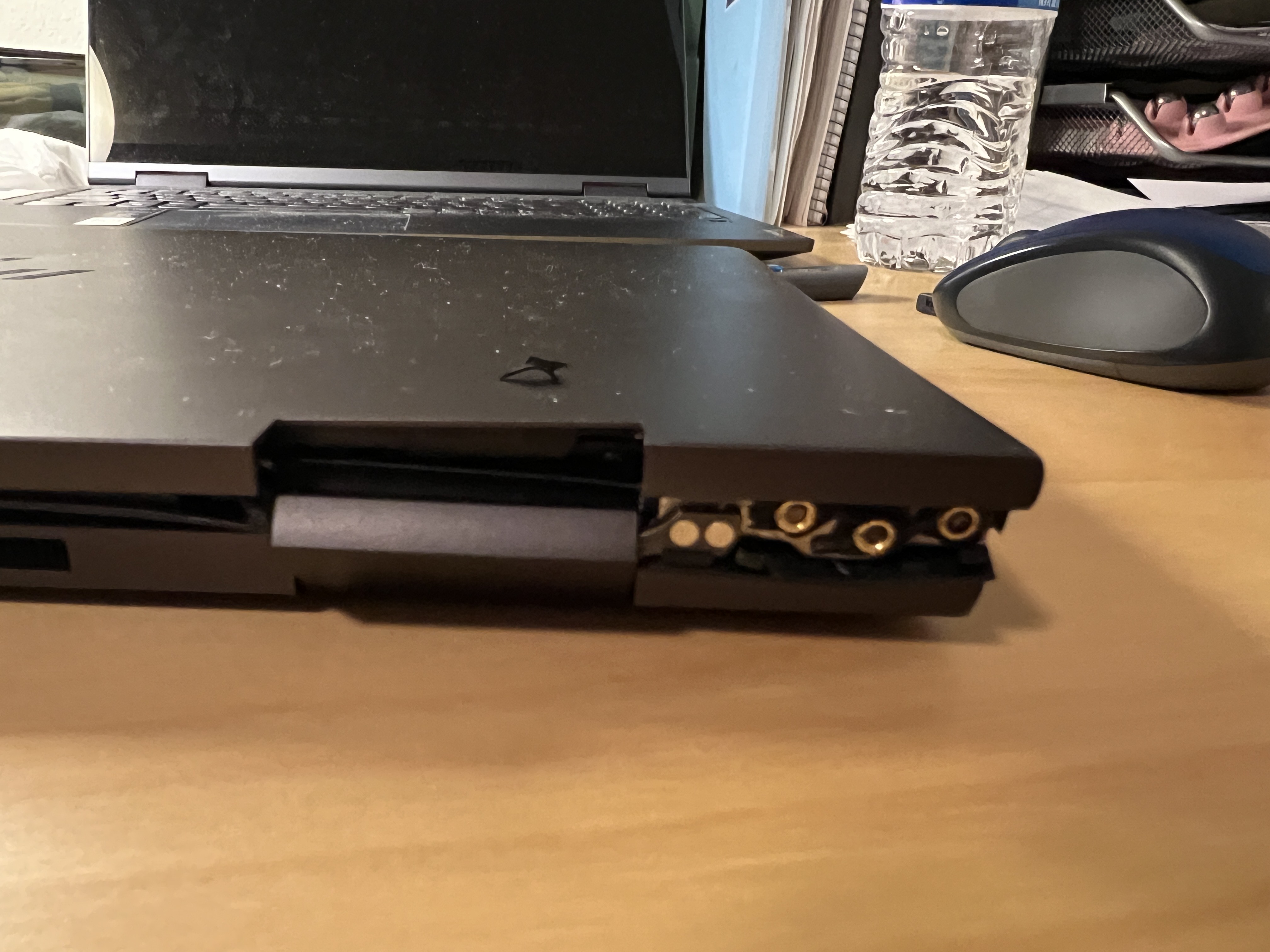 HP Envy x360 Left Hinge Broken - HP Support Community - 9185852