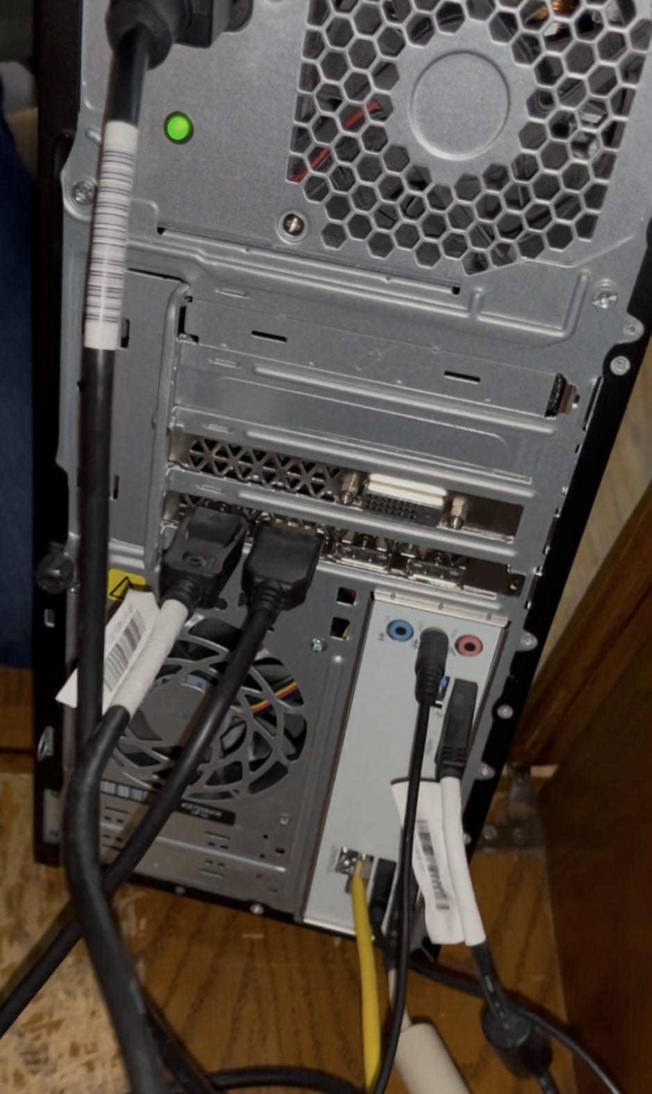 Solved: Blank Screen w/bootup - HP Support Community - 9218335