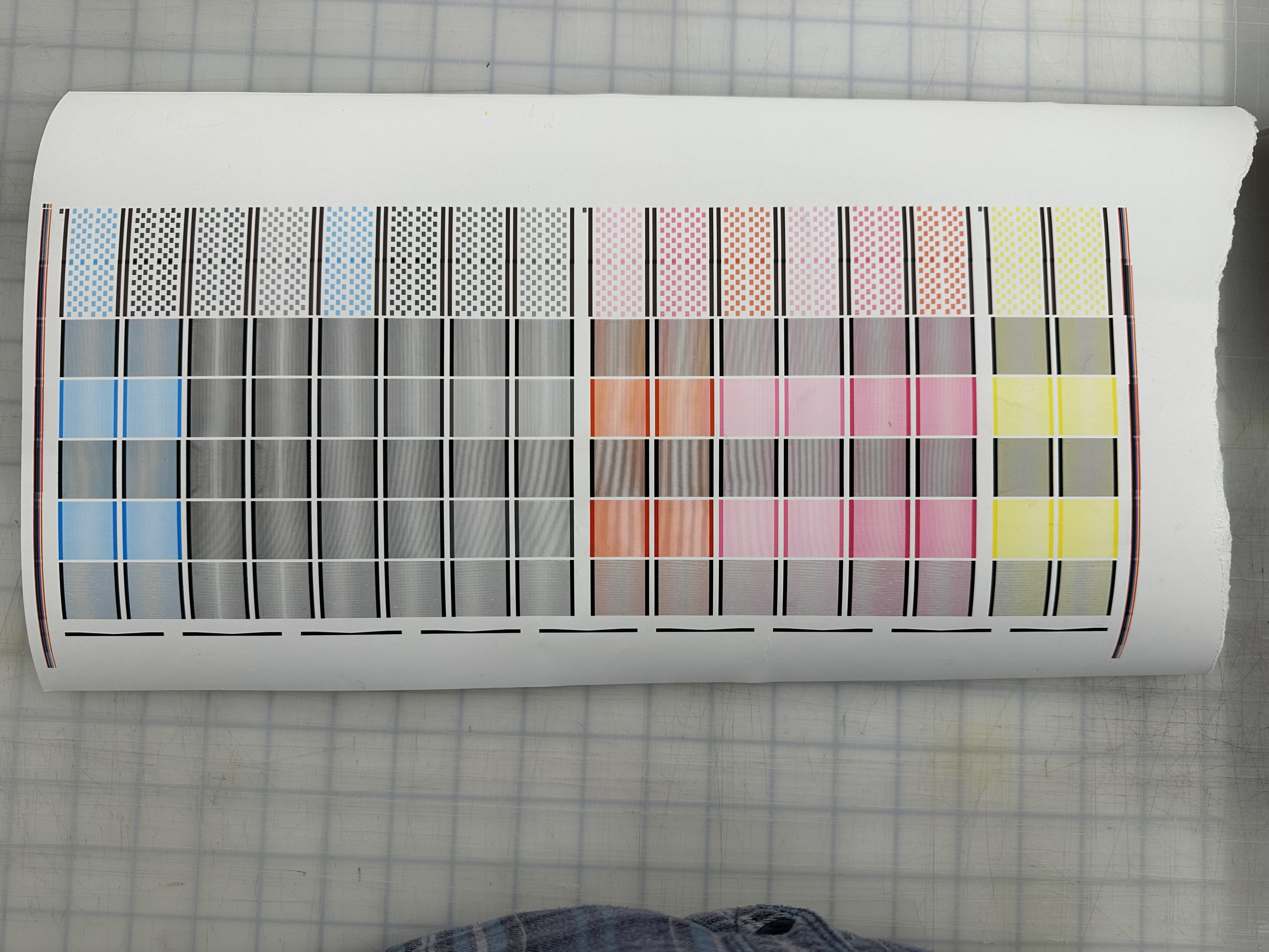 Printhead depositi vertical lines randomly after almost full... - HP ...