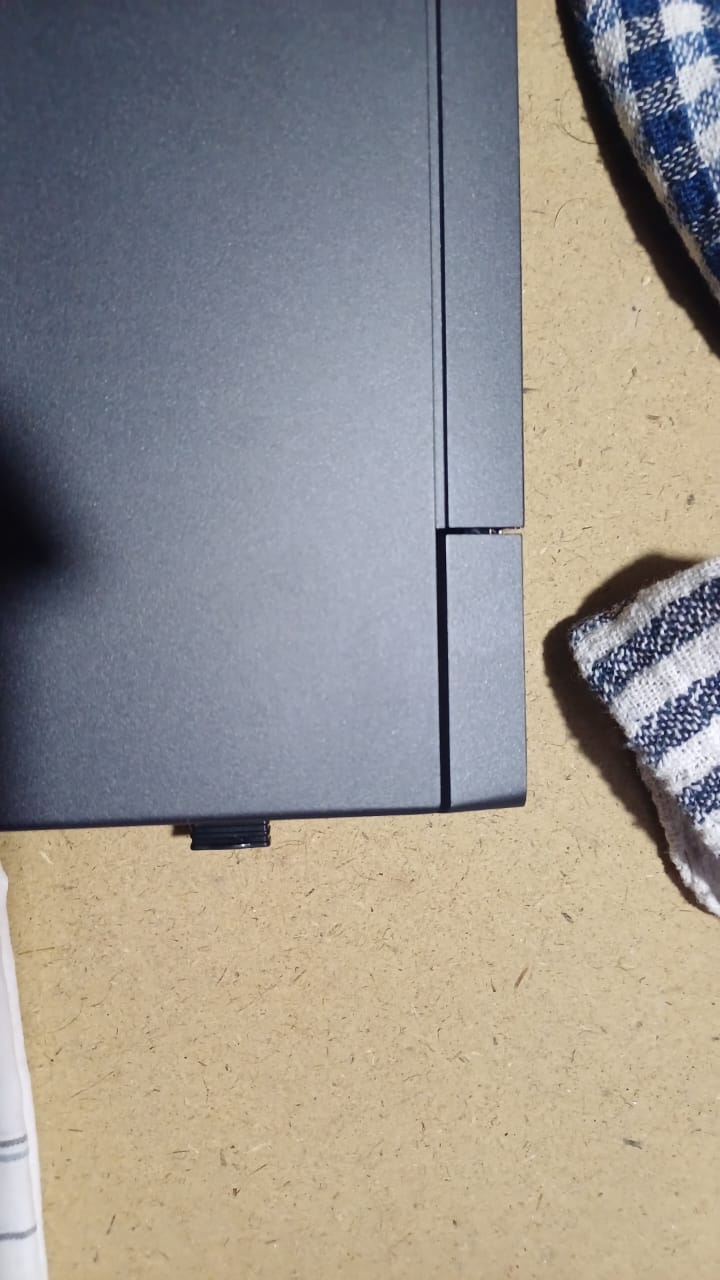 To know about the lid closing gap . - HP Support Community - 9270640