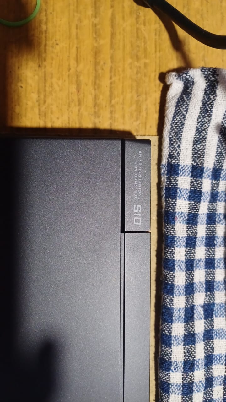 To know about the lid closing gap . - HP Support Community - 9270640