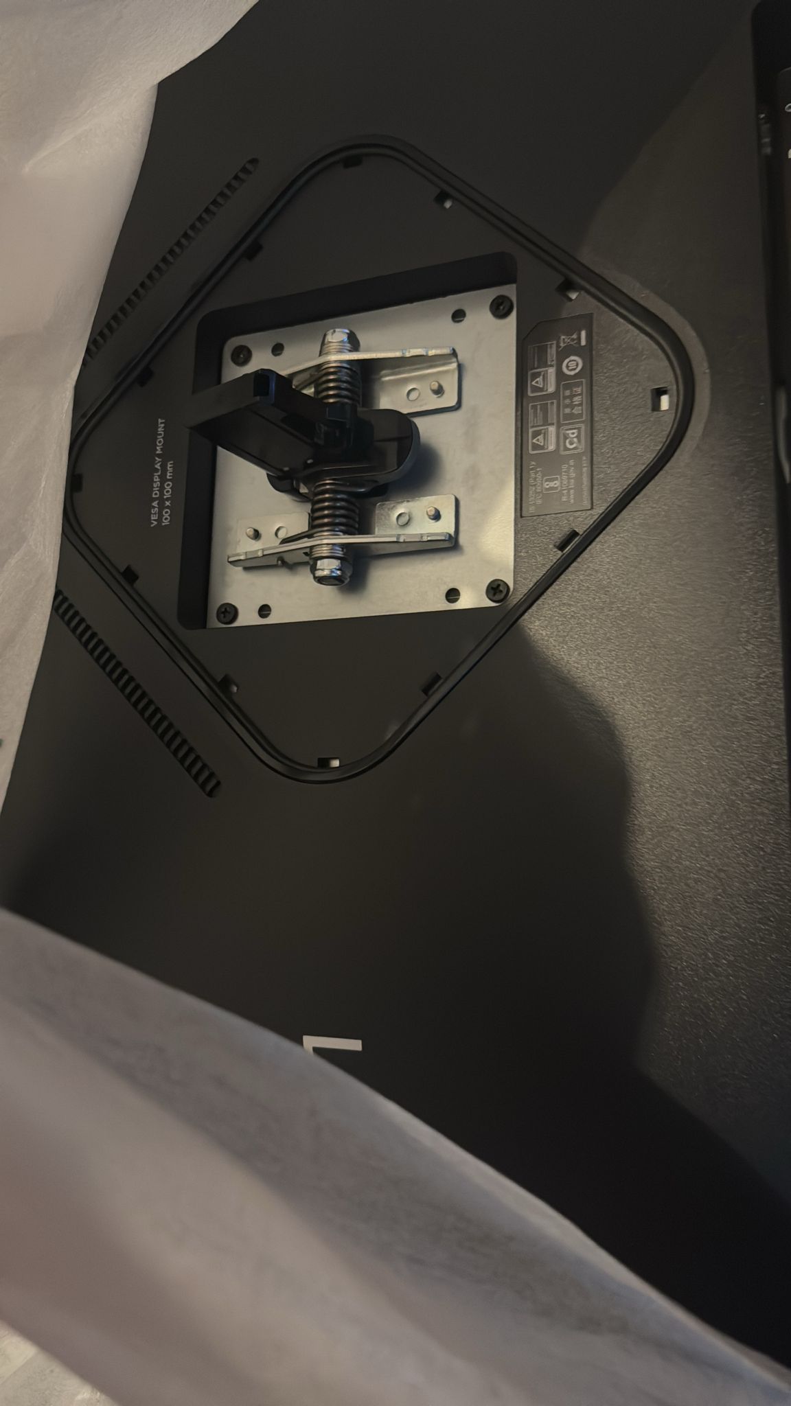 Omen 32c curved to conversion bracket - HP Support Community - 9275043