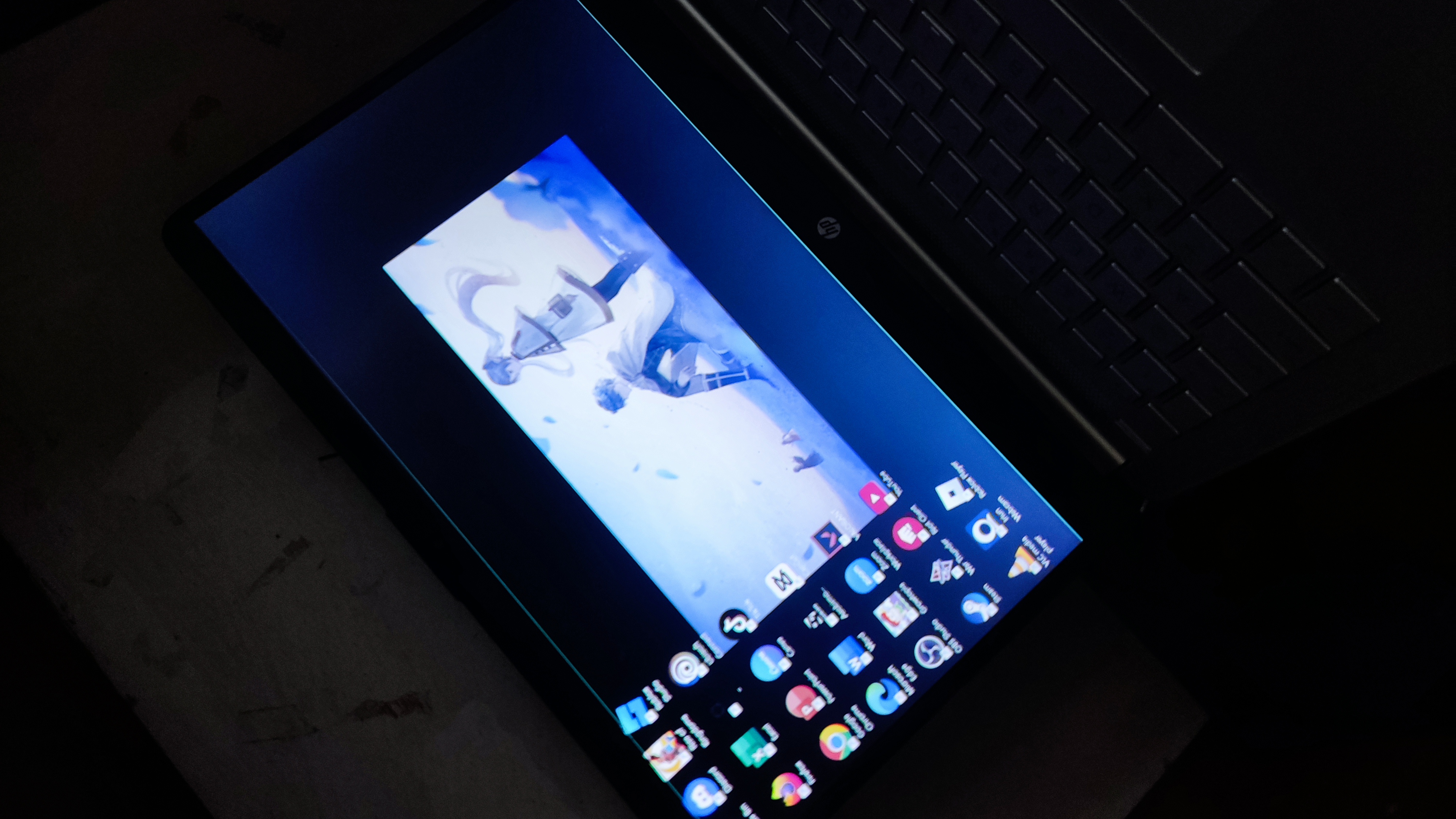 screen glitch and flickering - HP Support Community - 9284822
