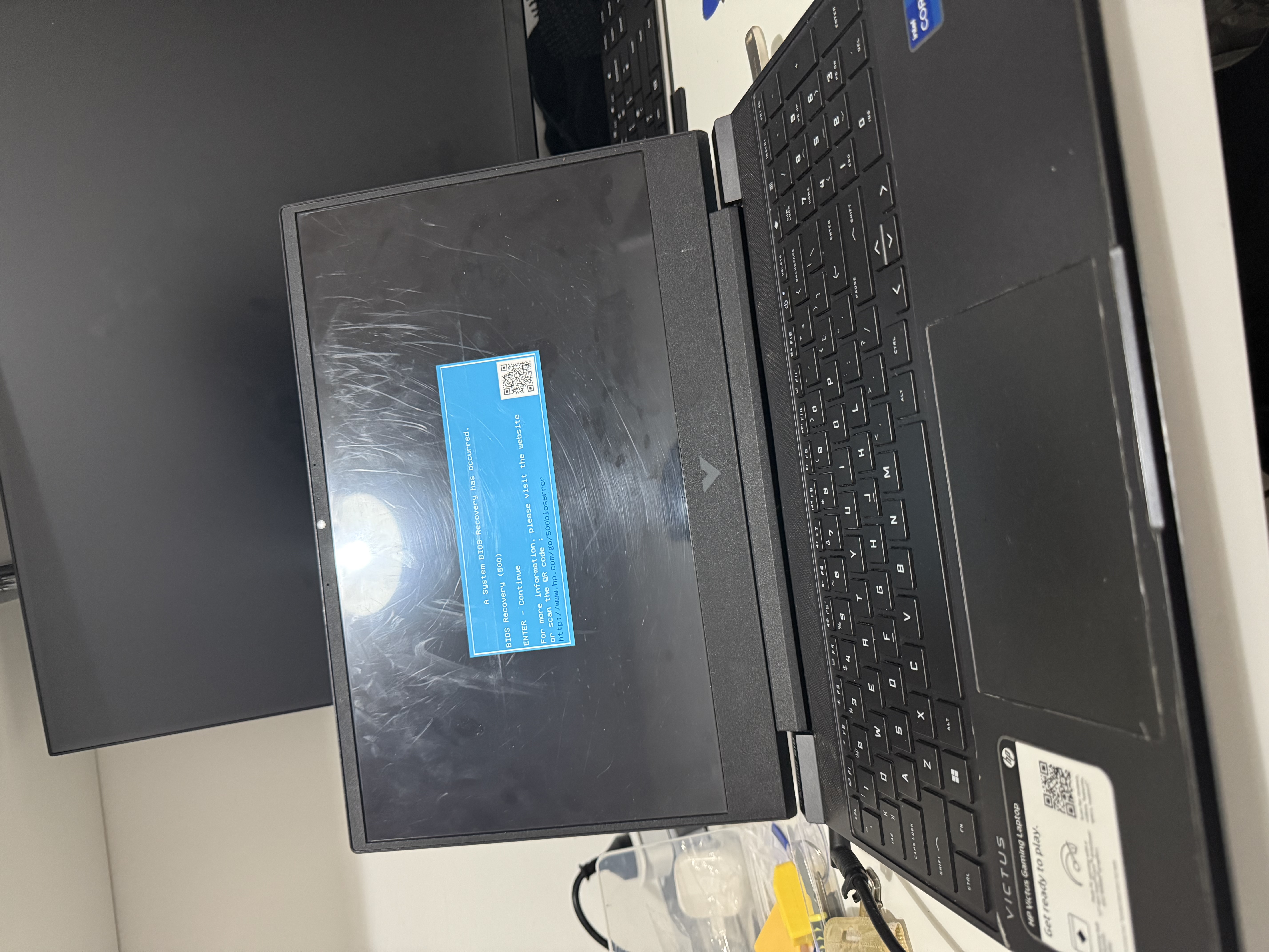 Hp victus stuck on start showing victus logo and loading - HP Support ...