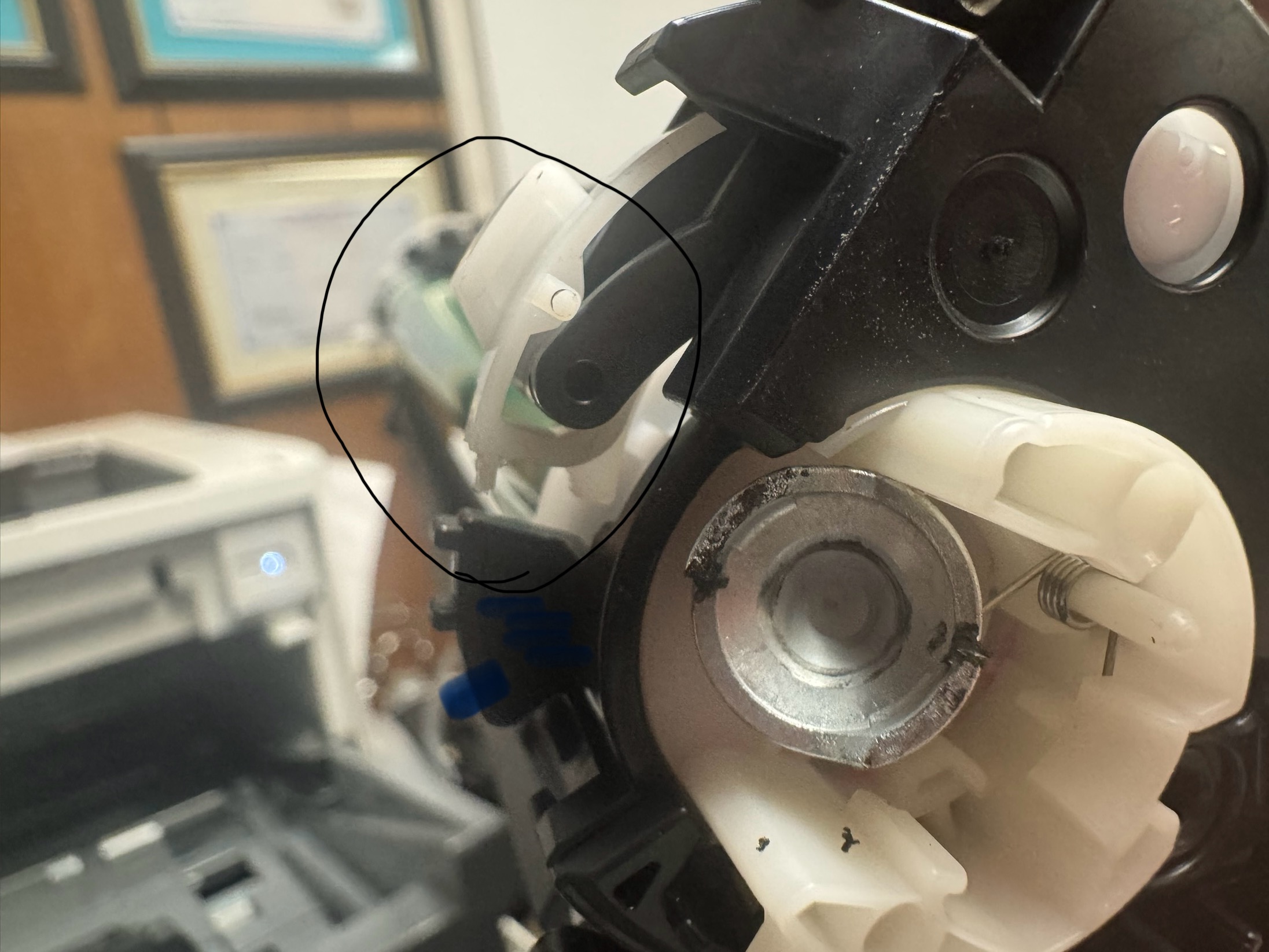 Laser Jet enterprise m607 broken clip - HP Support Community - 9327673