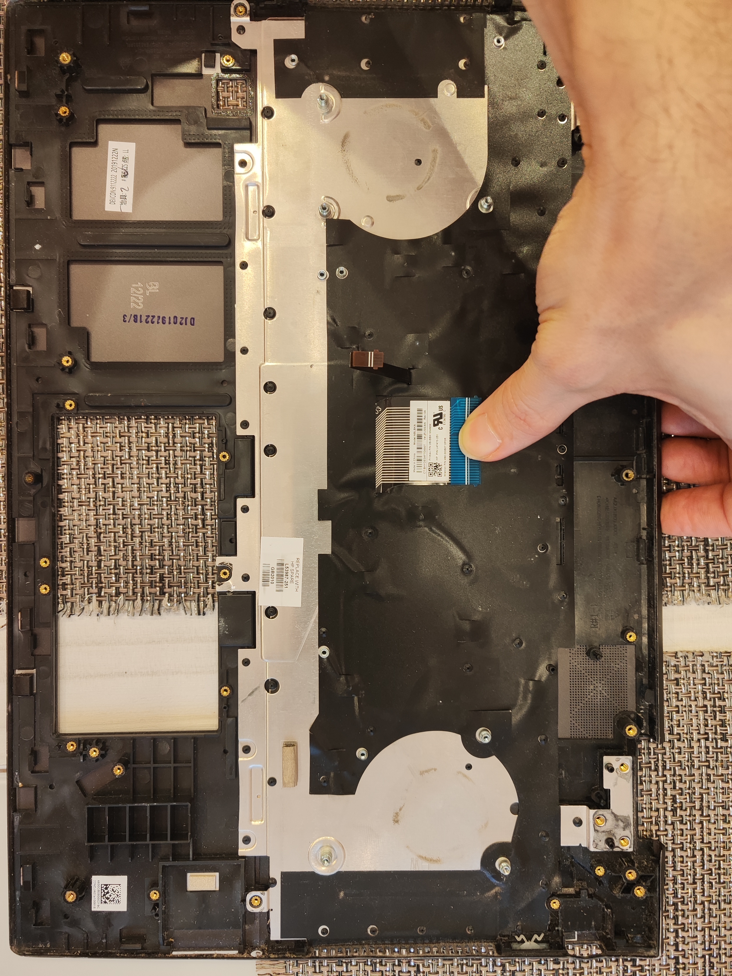 Solved: The keyboard started to malfunction - the keys "8", "i", "k ...