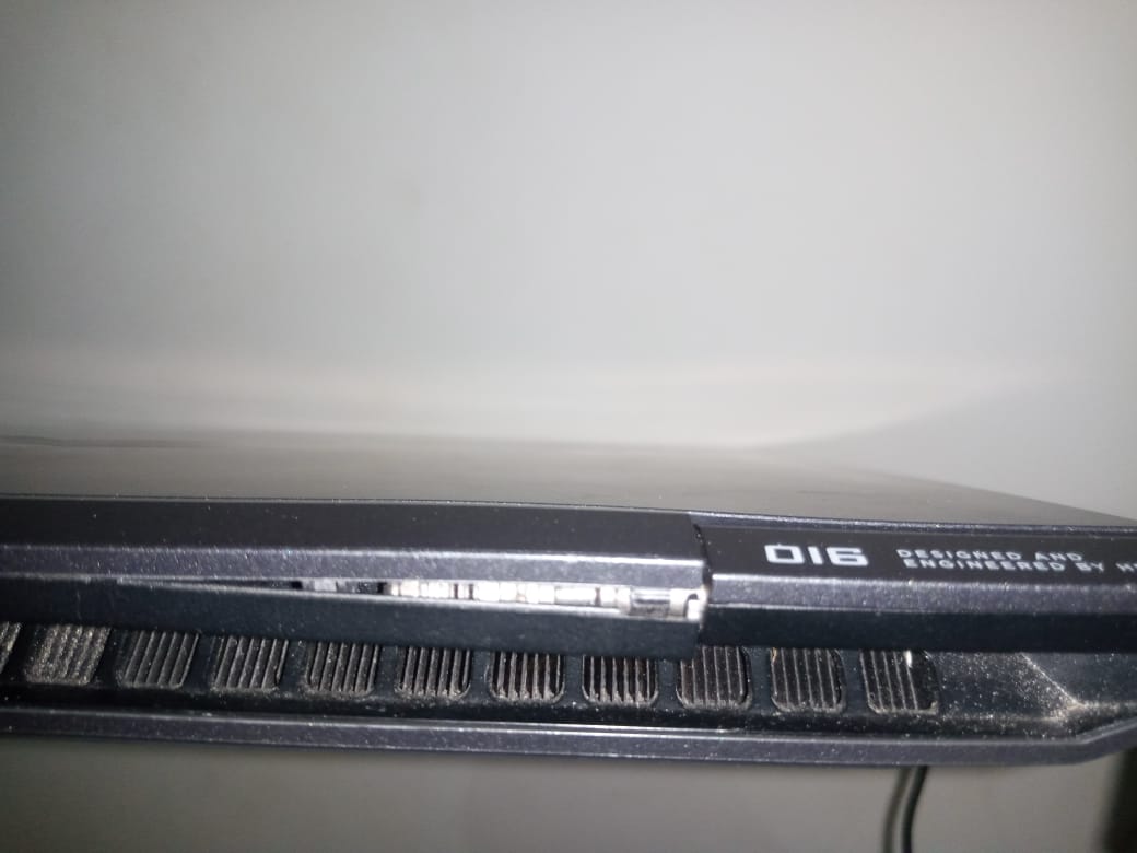 HP VICTUS 16.1 RIGHT SIDE HINGE PROBLEM - HP Support Community - 9373212