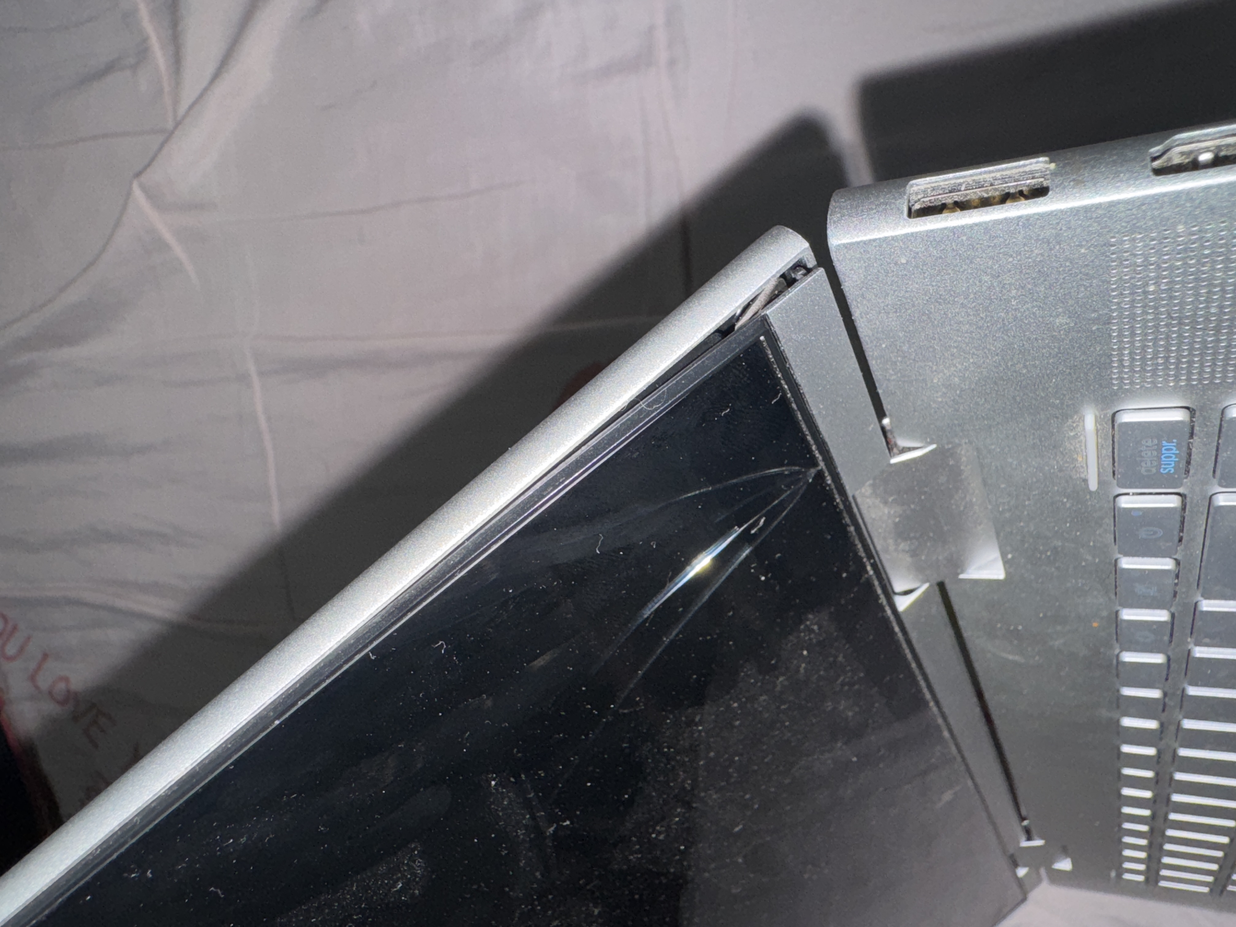 Hinge broken on my HP ENVY x360 Laptop - 15.6 inches - HP Support Community - 9374803