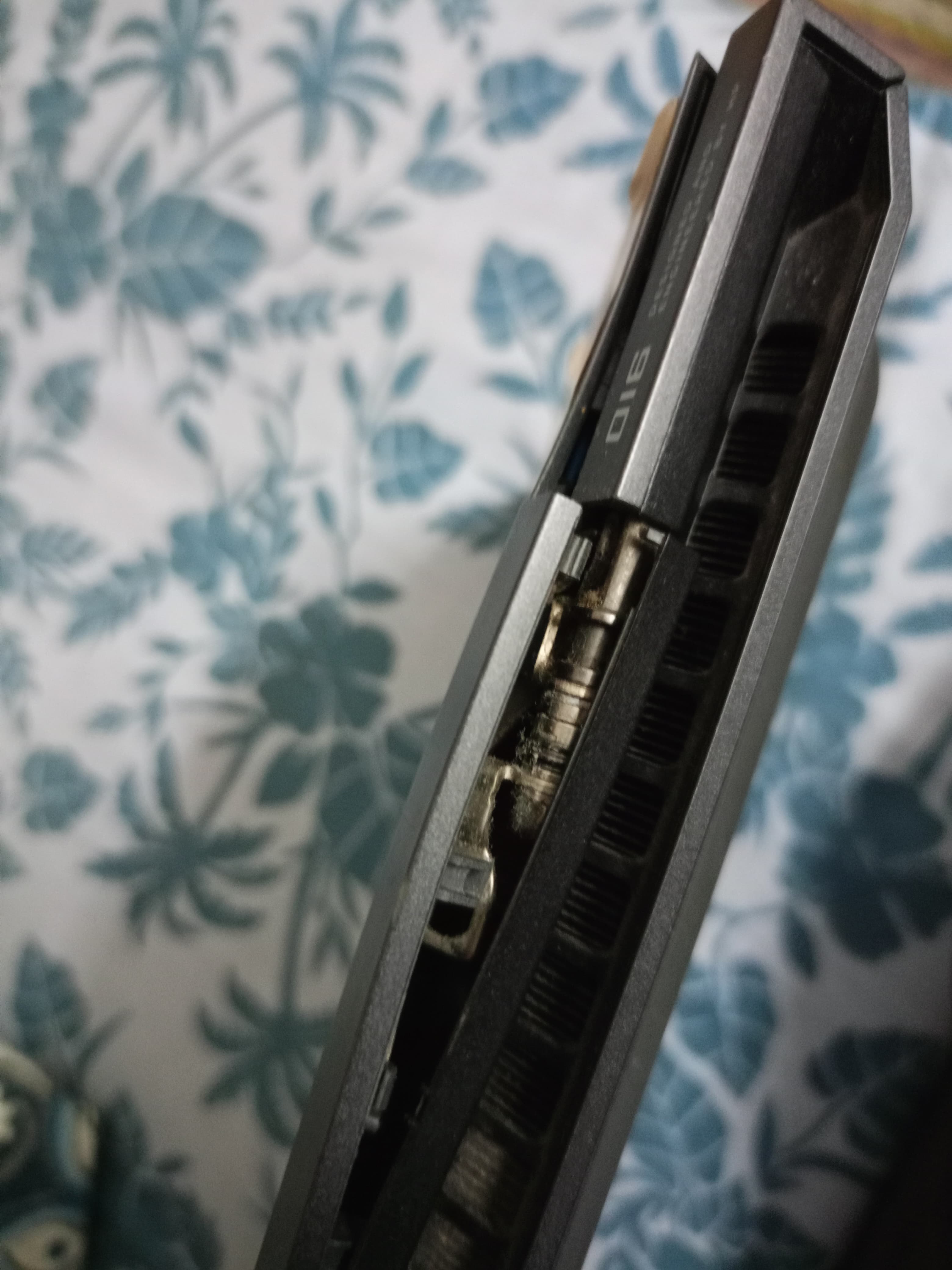 HP Victus 16 Hinge Failure - Manufacturing Defect Requiring ... - HP ...