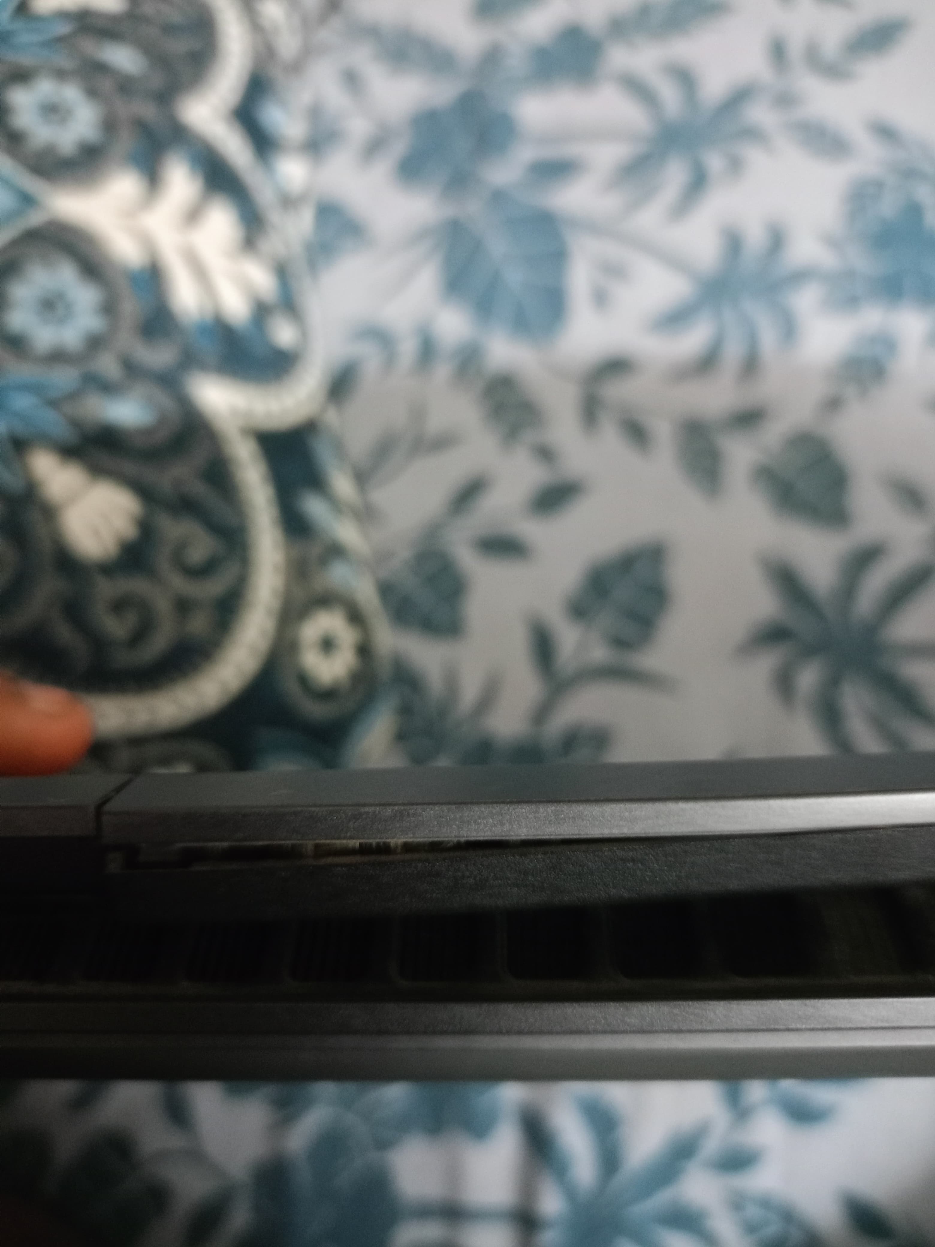 HP Victus 16 Hinge Failure - Manufacturing Defect Requiring ... - HP ...