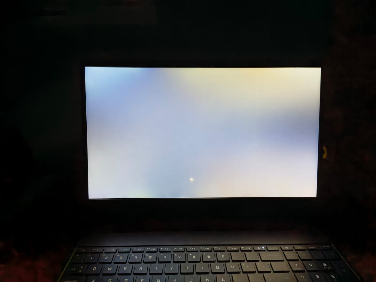 brand new hp victus fb3036ax has screen bleeding issue - HP Support ...