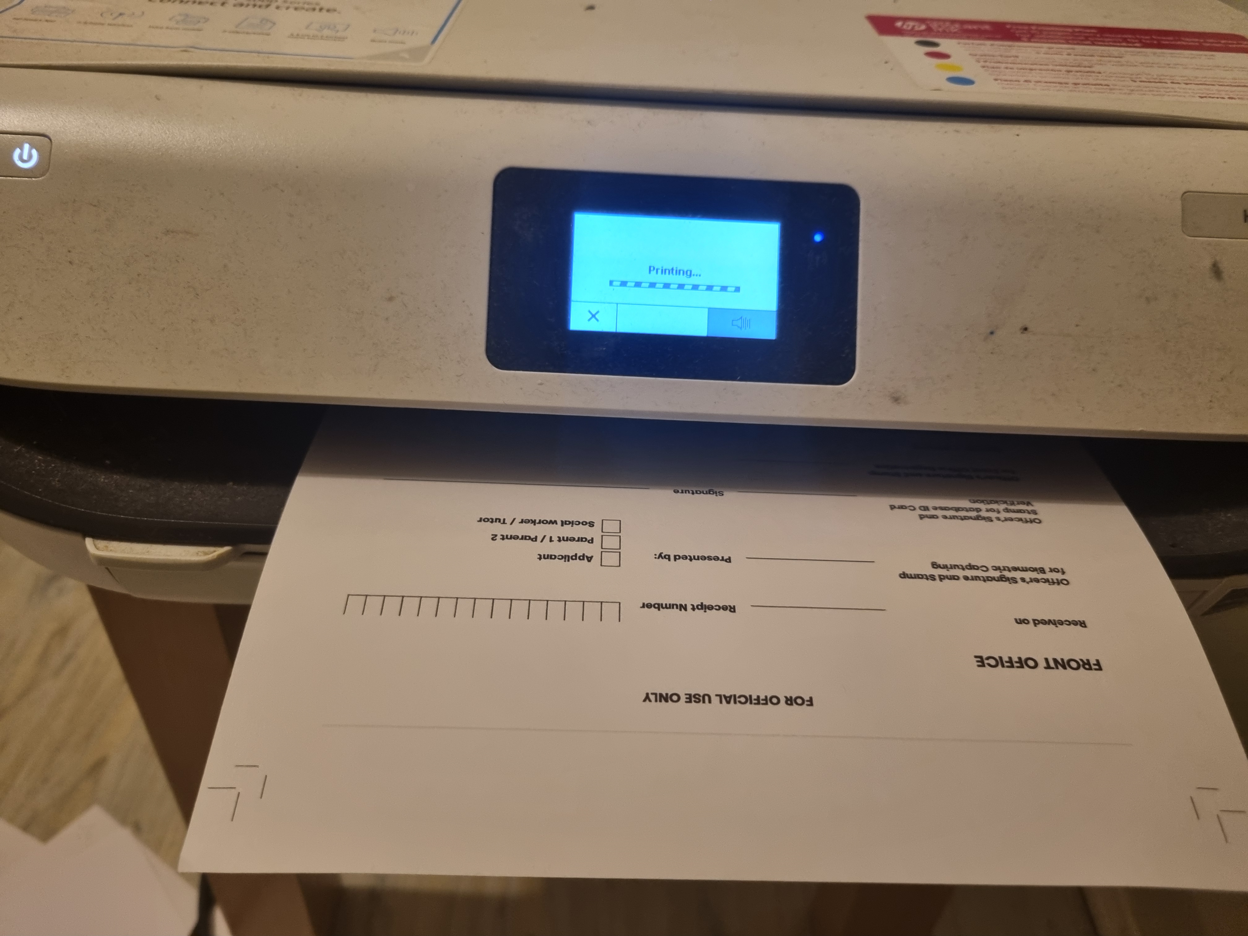 My Printer seems to be stuck when I am trying to print pages - HP ...