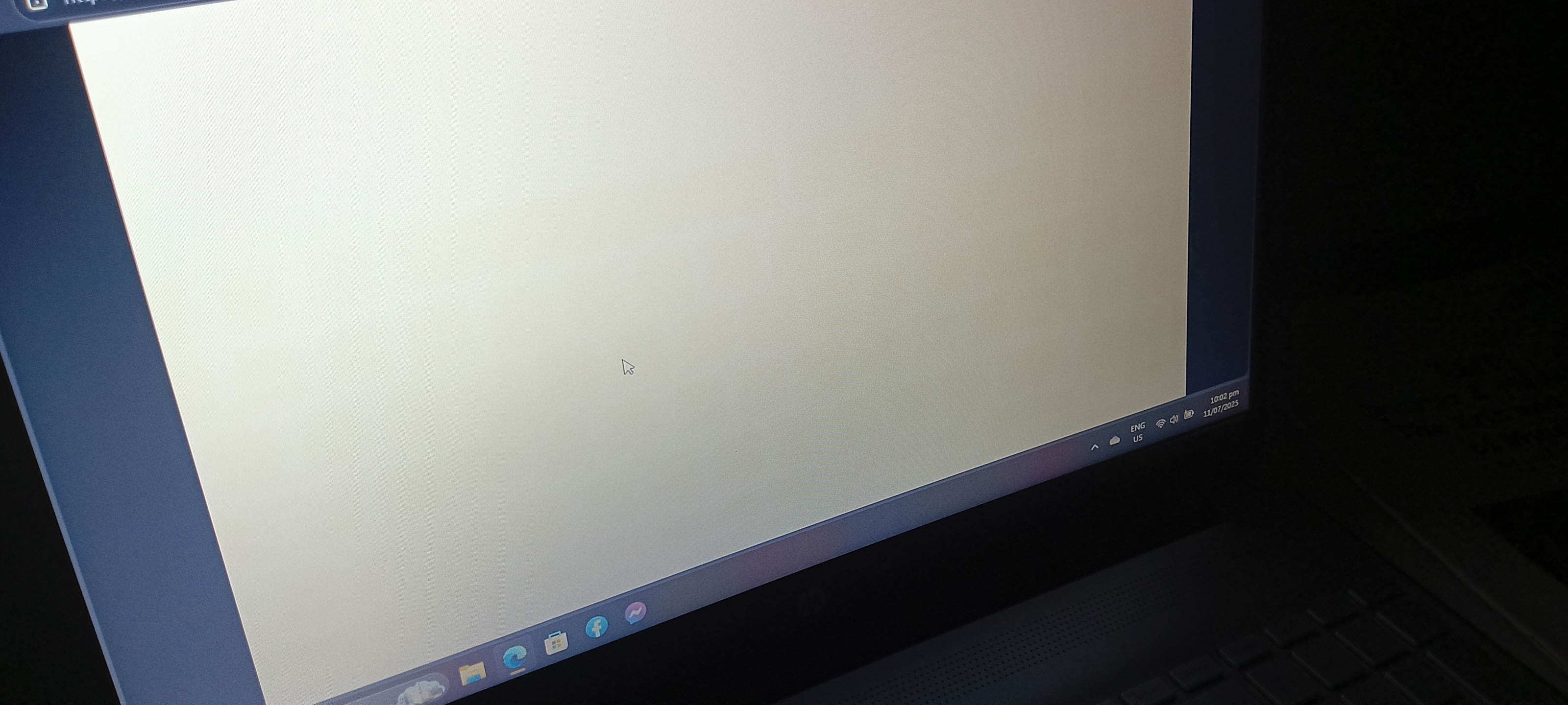 Keyboard shadow on laptop screen - HP Support Community - 9435768