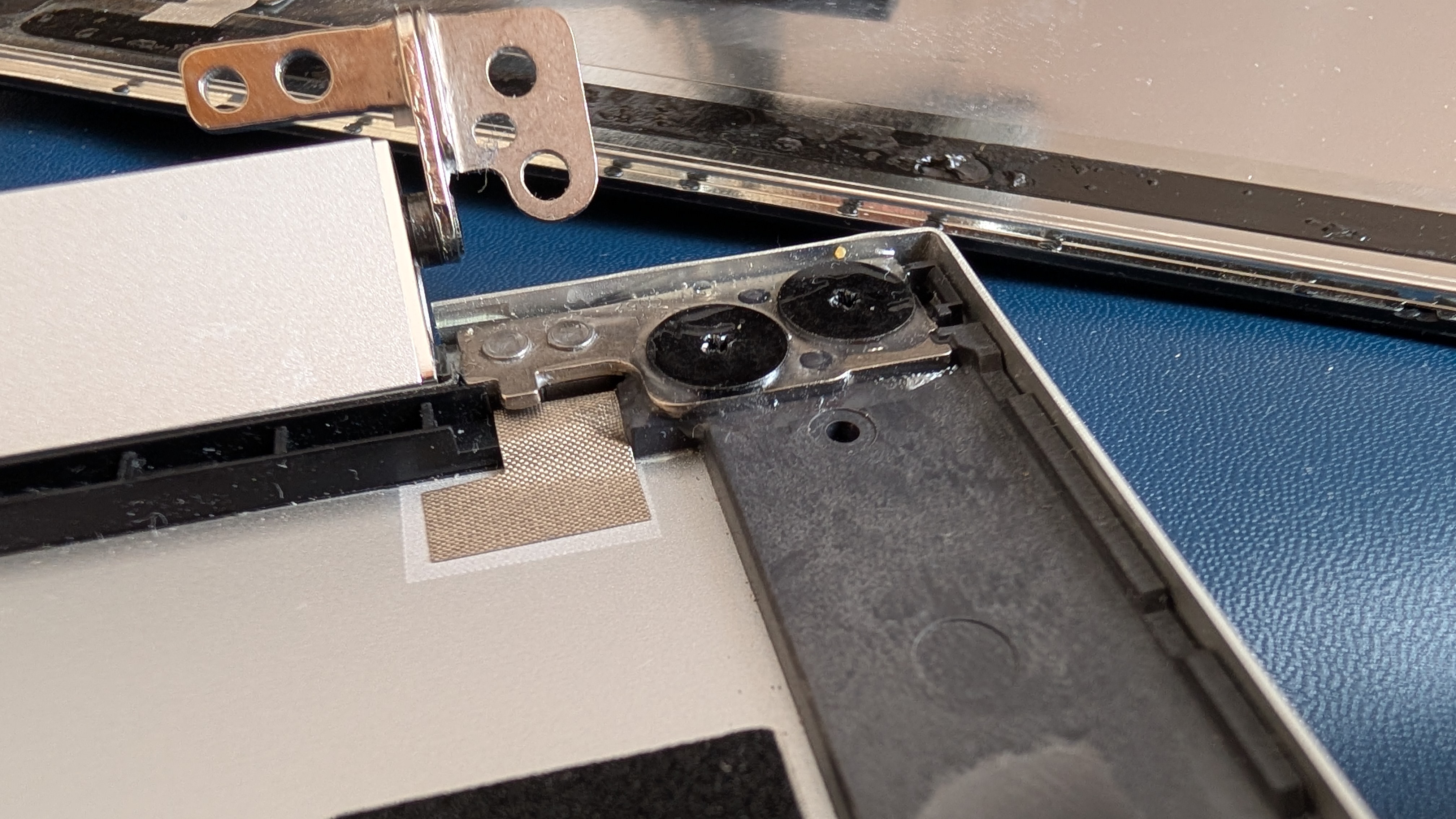 HP ENVY x360 Convert hinge broke - HP Support Community - 9468741