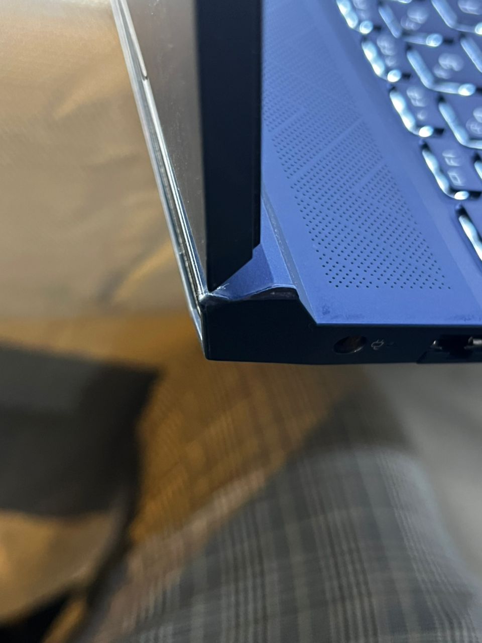 Laptop dent and scratches - HP Support Community - 9488881