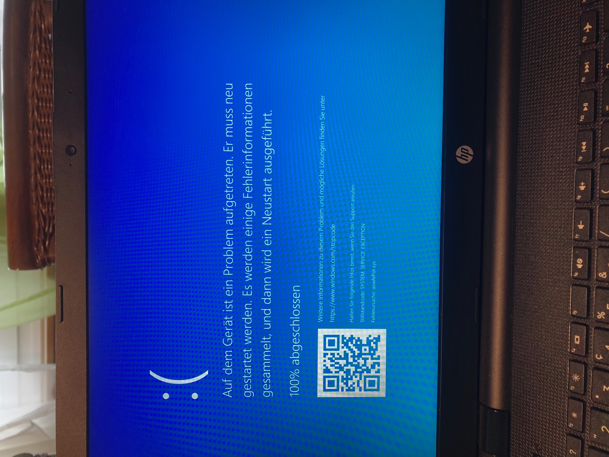 Solved: Laptop shuts down after 2 minutes - HP Support Community - 9550250